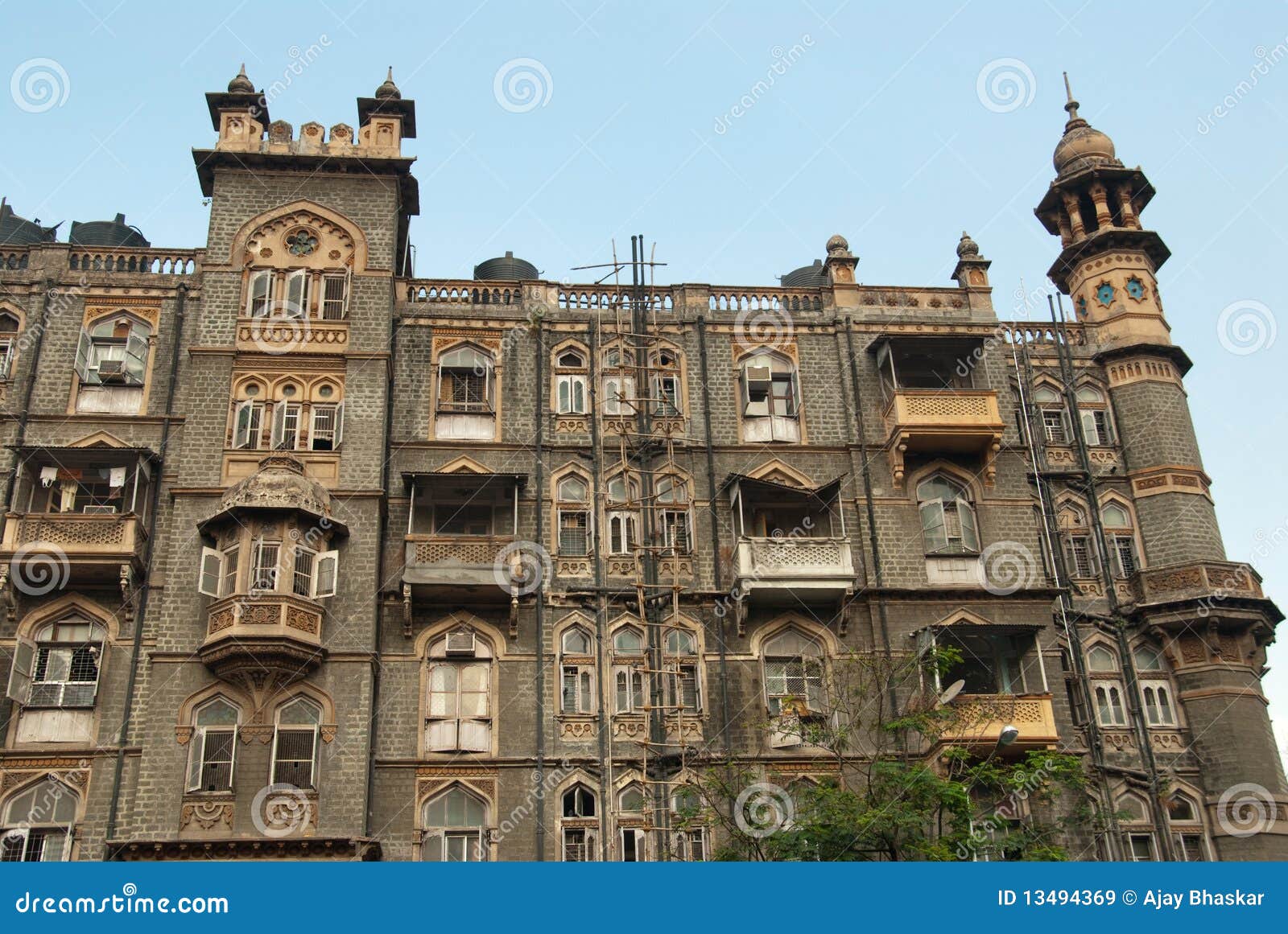 Mumbai building stock image. Image of decrepit, building - 13494369