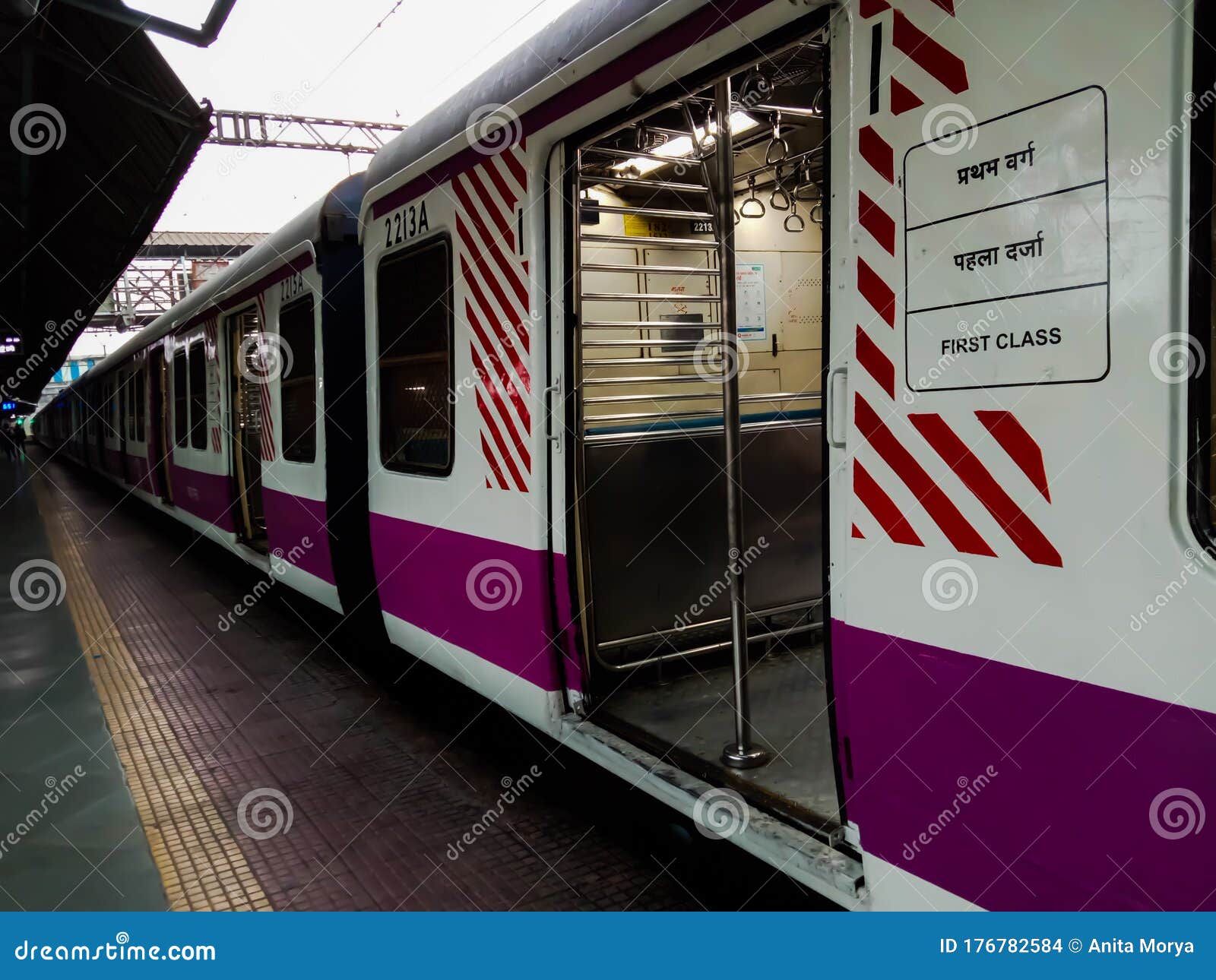 Mumbai Local Train Service and Platform Stock Photo - Image of travel ...