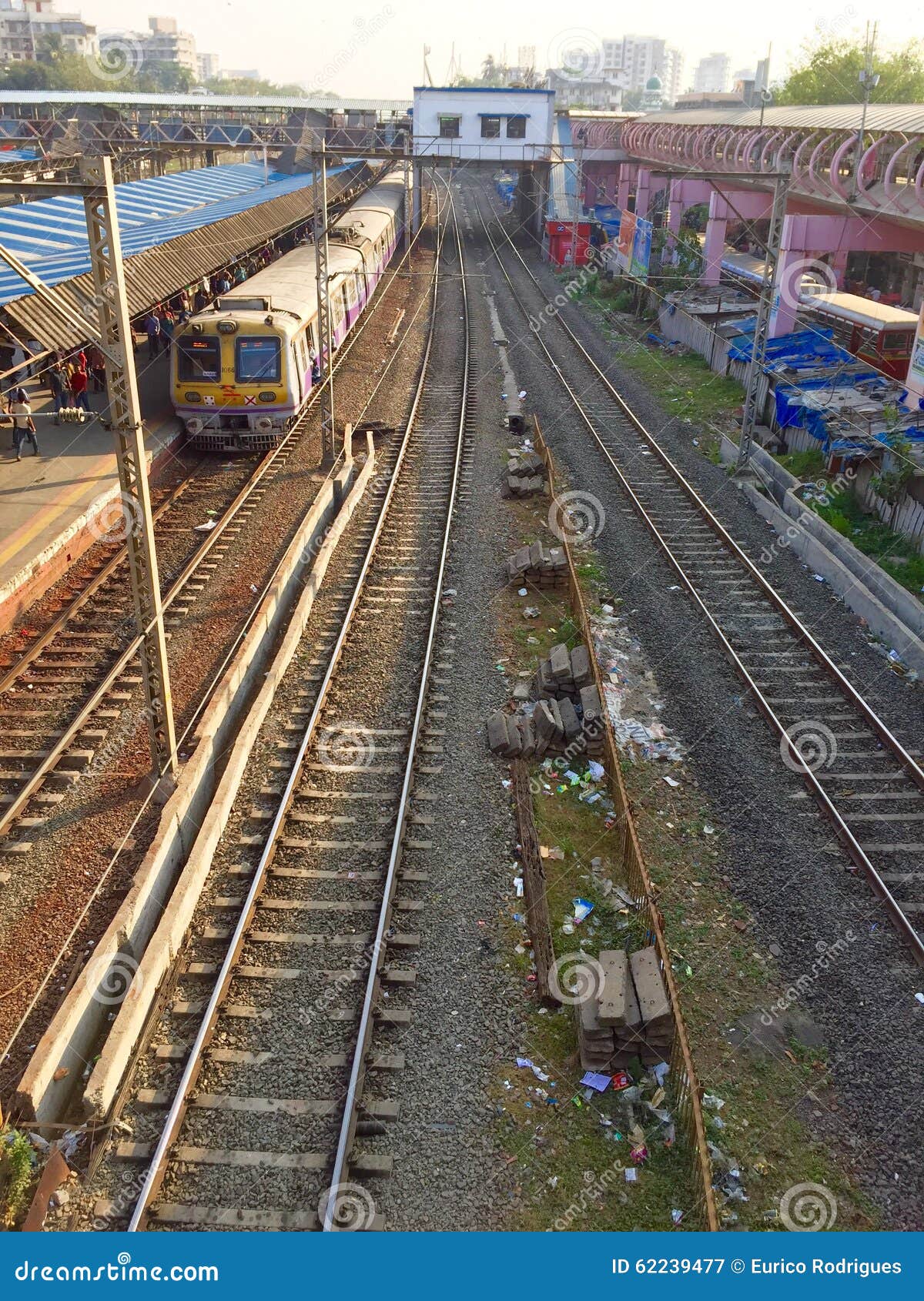 Mumbai local train service editorial photography. Image of pulling ...