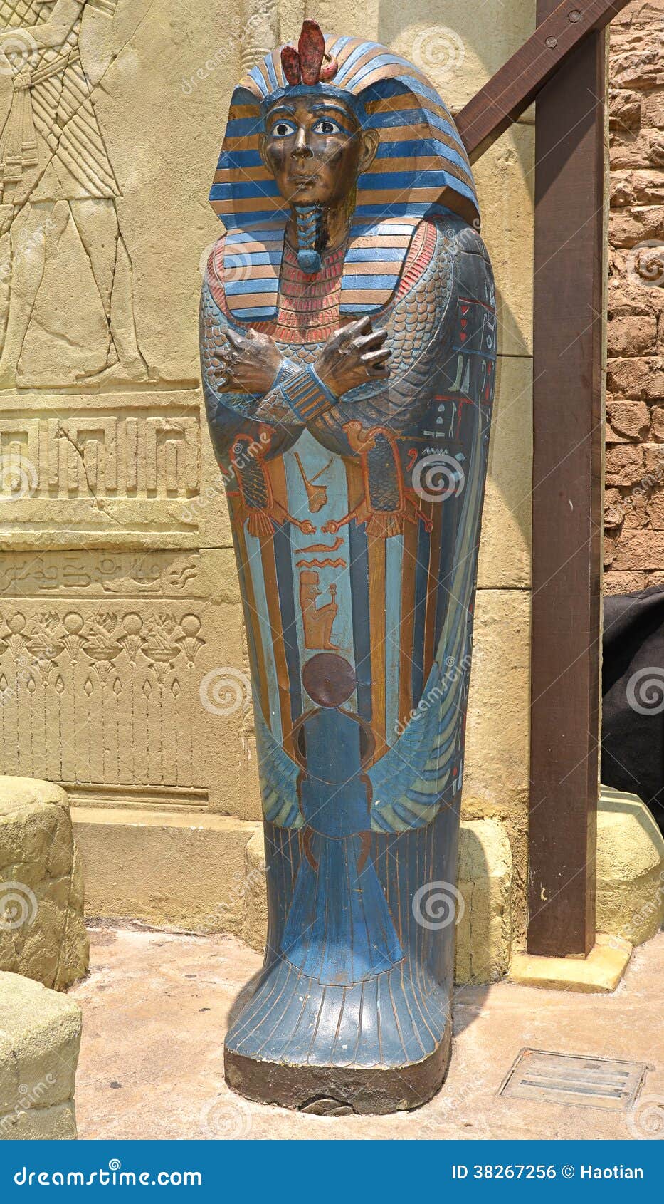 Mummy case editorial photo. Image of hierographics, mythical - 38267256