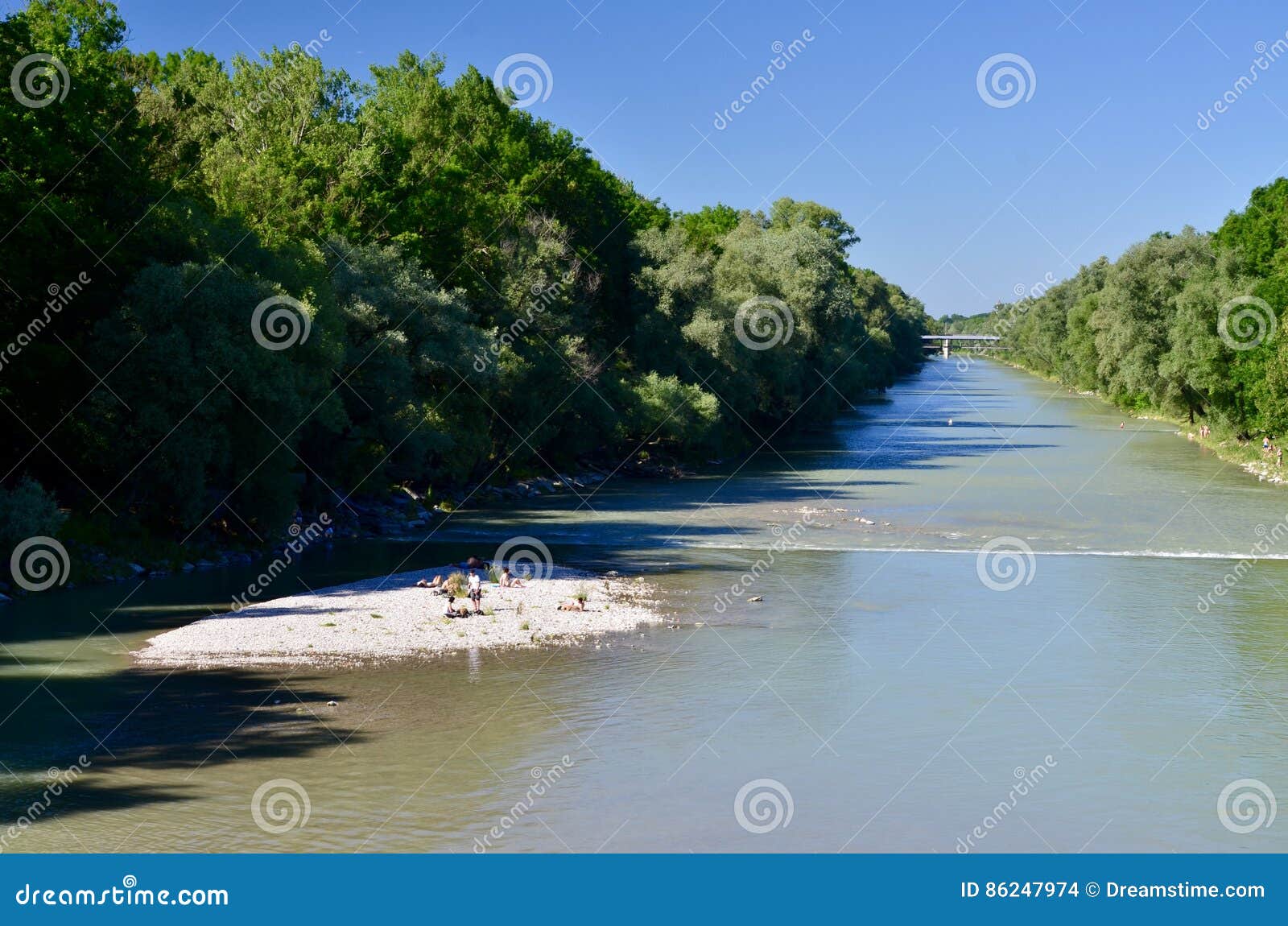 Munchen river isa editorial stock image. Image of water - 86247974