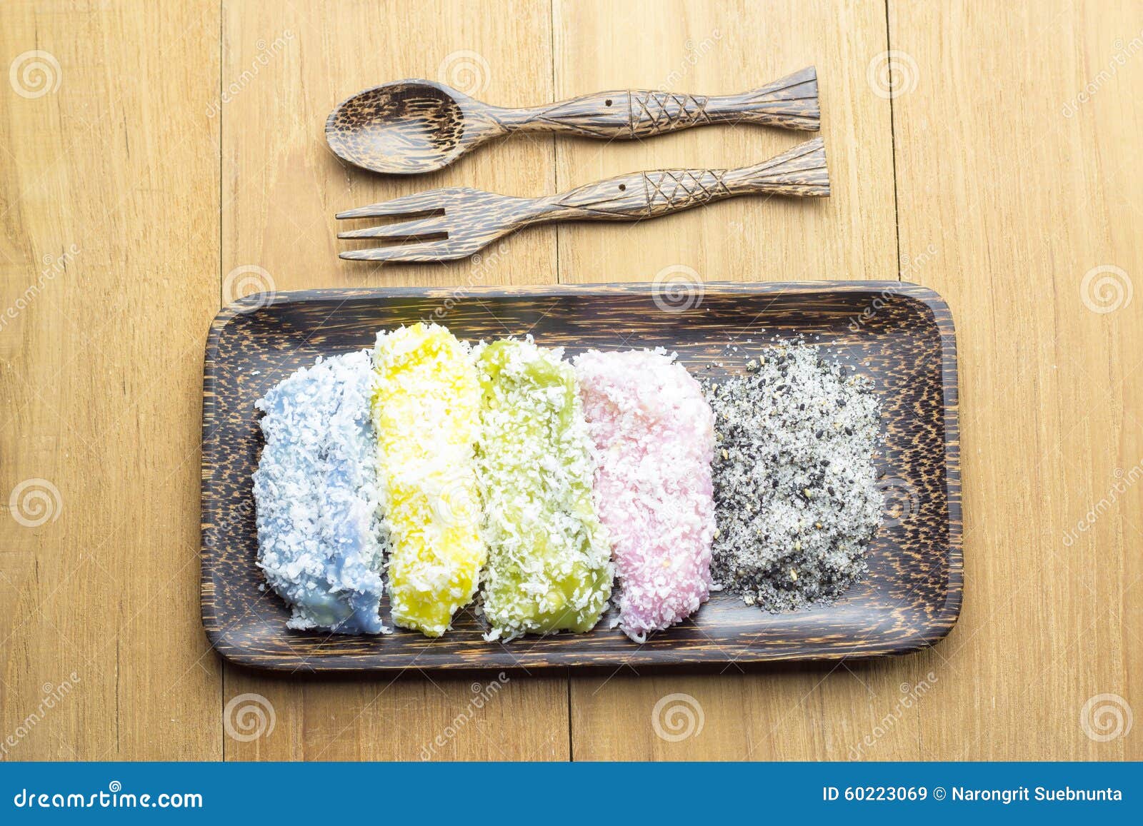 Mung Bean Rice-crepe in Coconut Shell Plate Stock Image - Image of ...