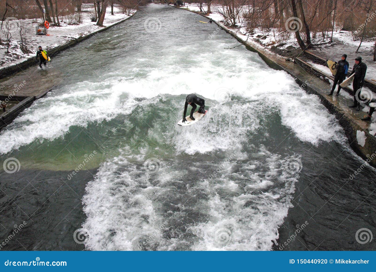 Eisbach surfing editorial image. Image of river, garten - 150440920
