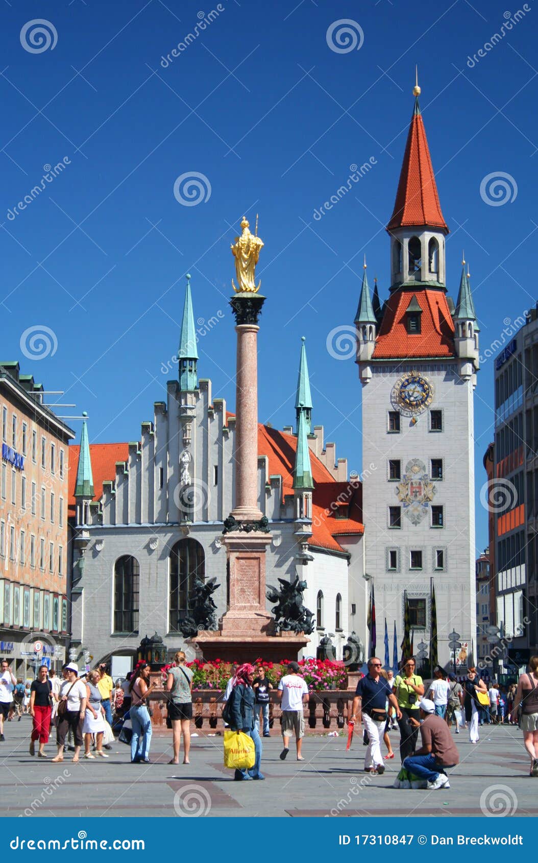 Munich Town Square editorial photography. Image of travel - 17310847
