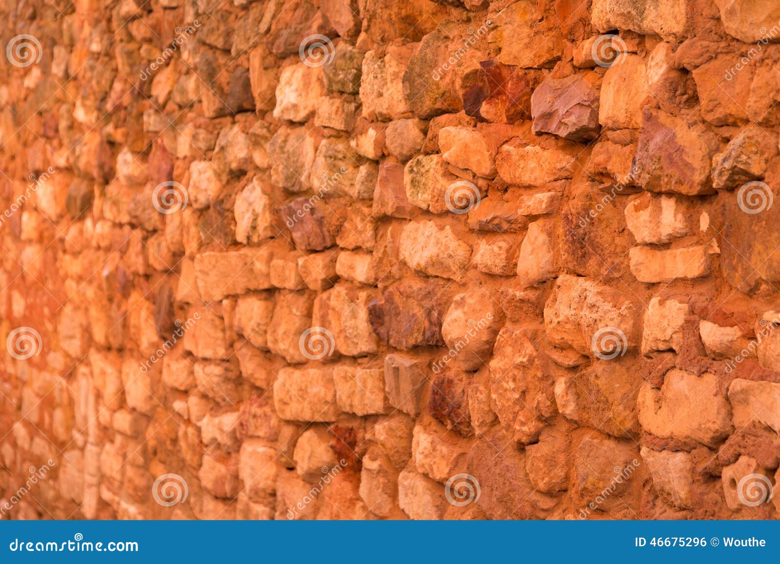 Mur En Pierre Ocre Rouge Frances Dans Comté De Roussillon, Provence ...