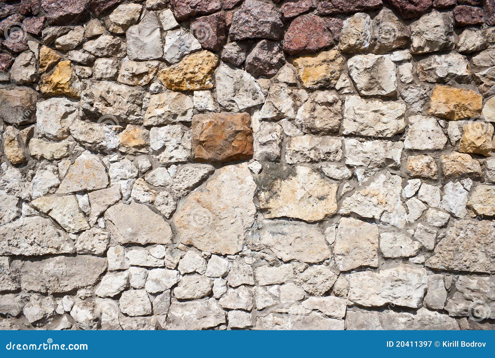 Mur en pierre rugueux image stock. Image du muré, pierre - 20411397