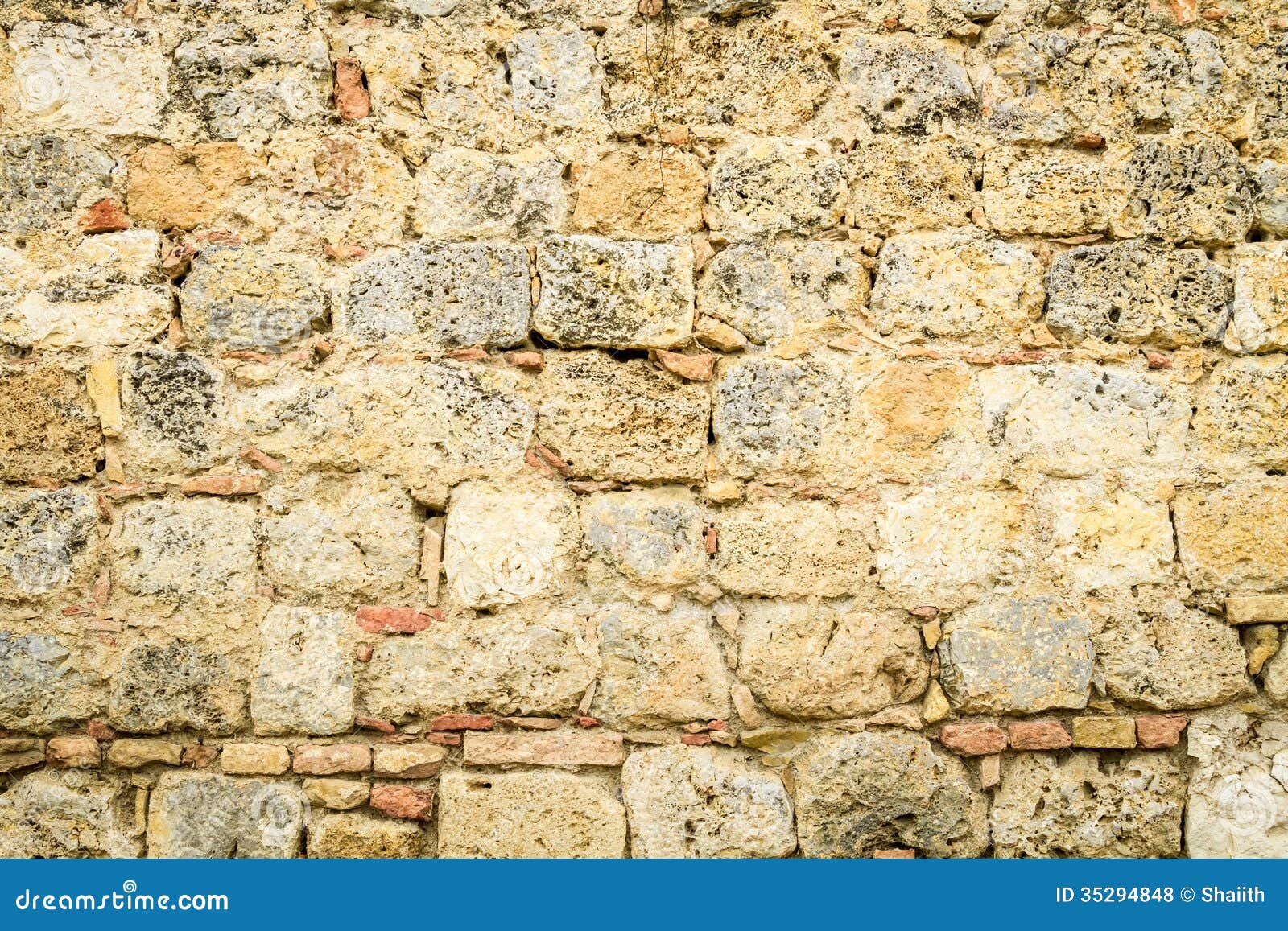 Mur Médiéval Construit De La Pierre Photo stock - Image du effet ...