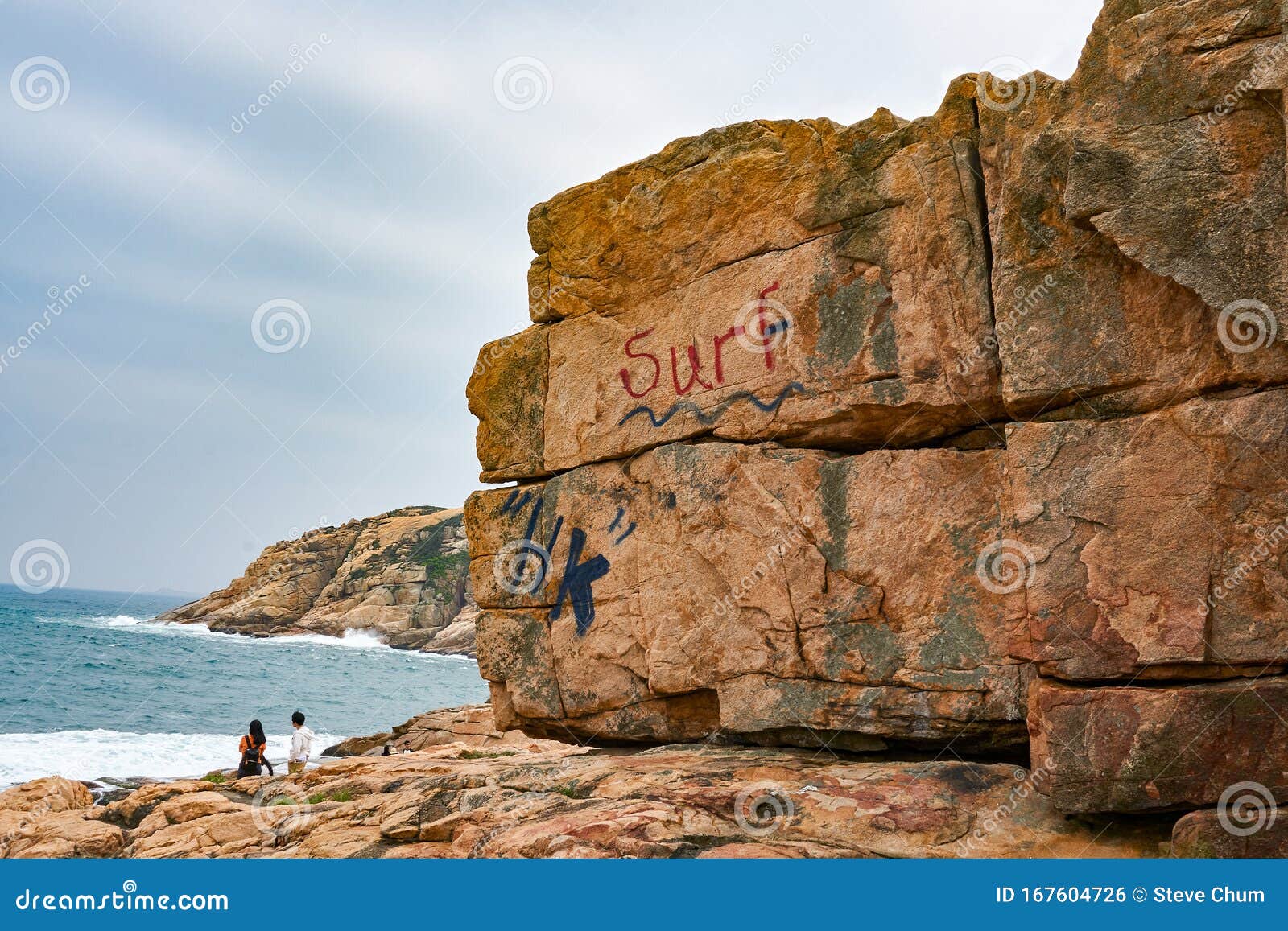 Mural Graffiti on the Beach Stone Beach Editorial Photo - Image of ...