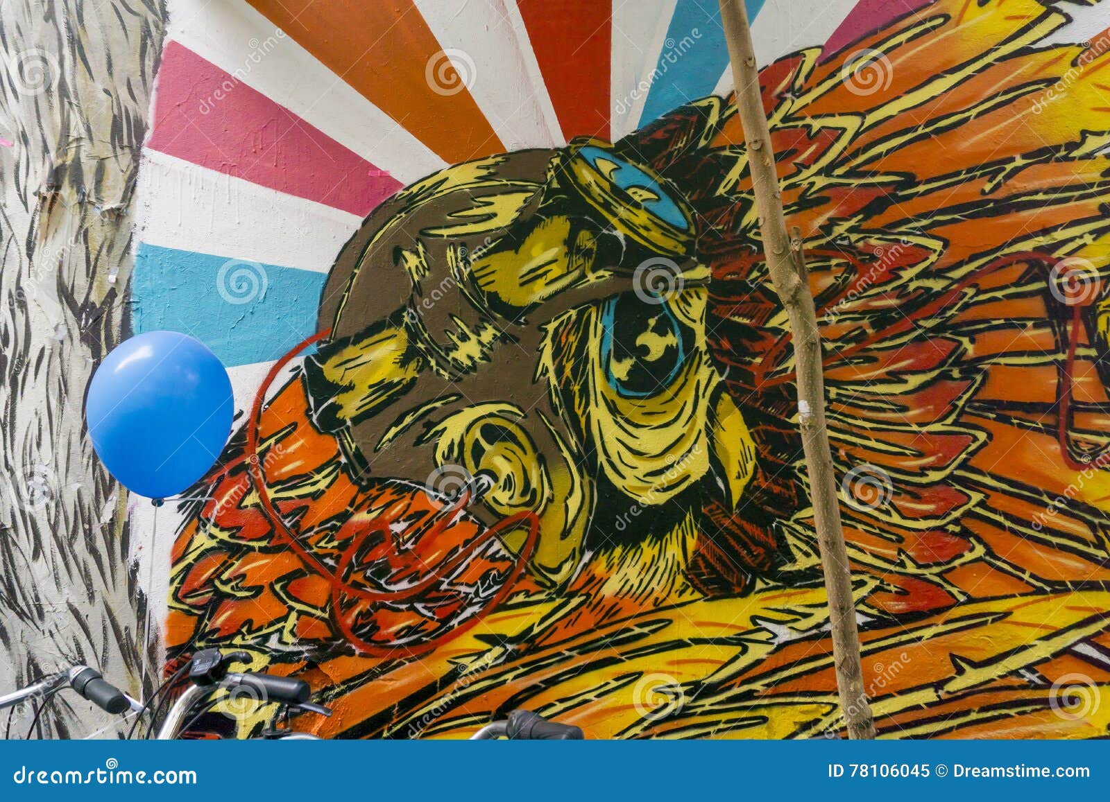 Mural at Hackersche HÃ¶fe editorial image. Image of attraction - 78106045