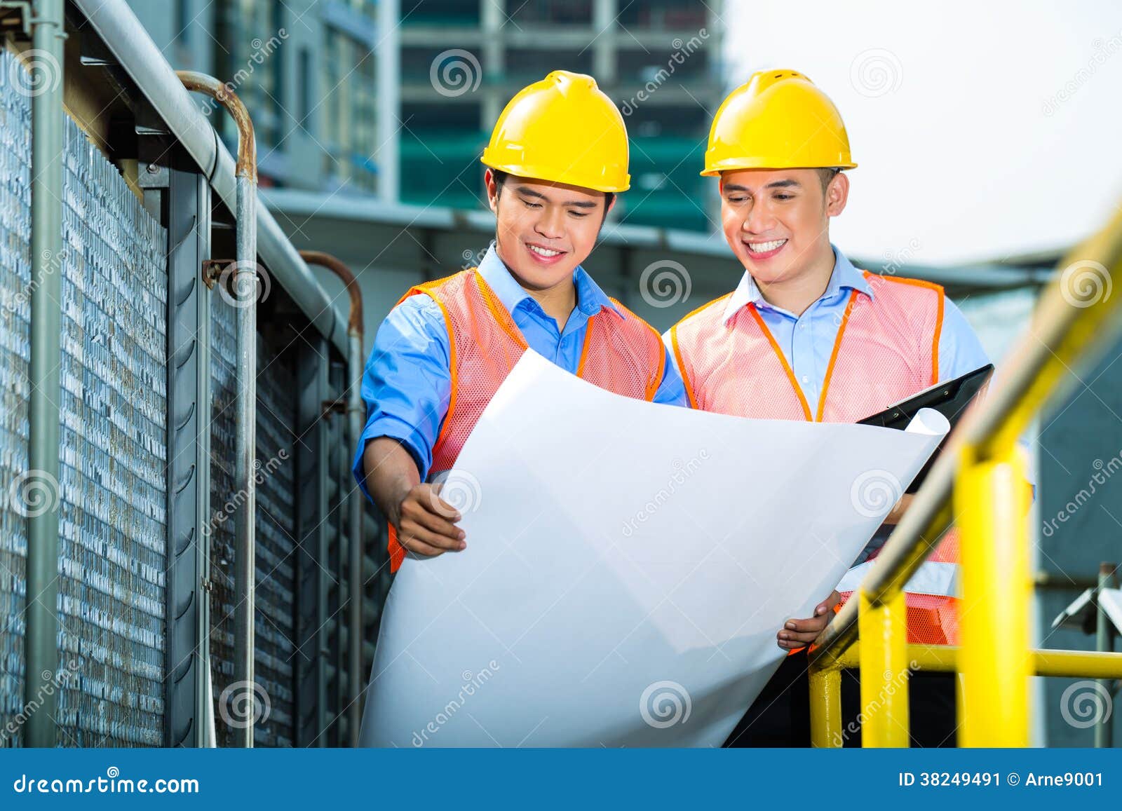 Muratori Indonesiani Asiatici Sul Cantiere Immagine Stock - Immagine di ...