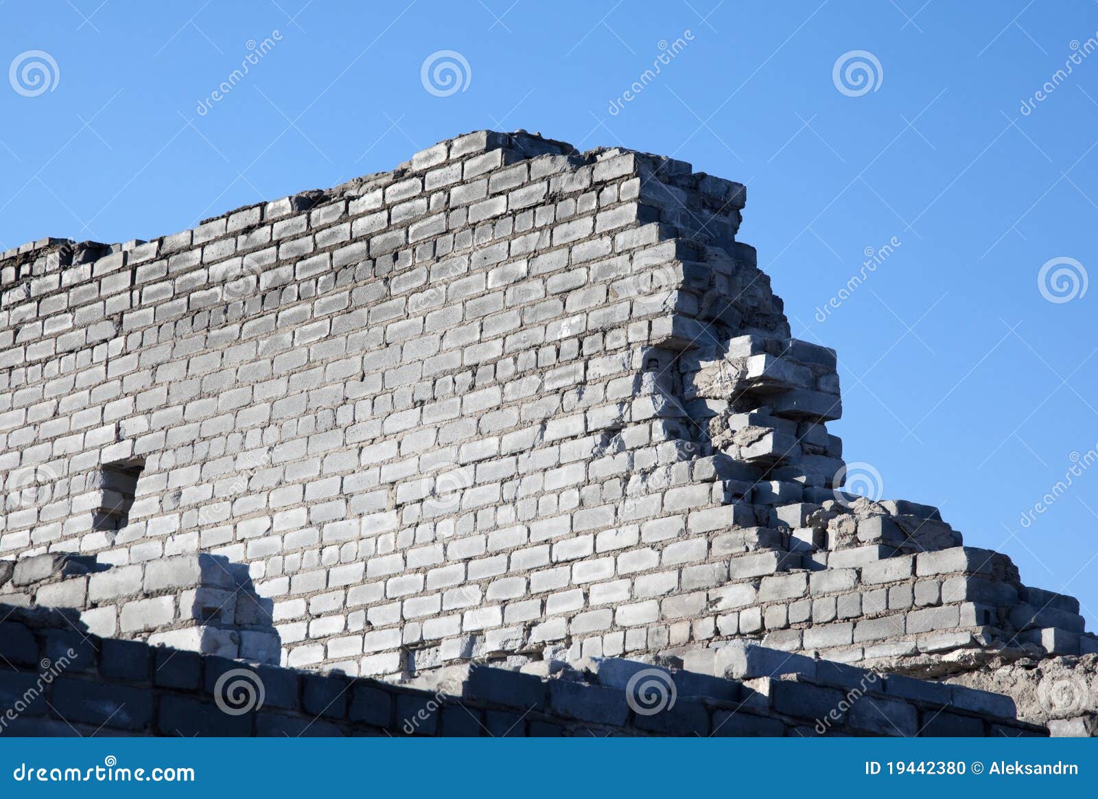 Muro Di Mattoni Rotto. Frammento Fotografia Stock - Immagine di esterno ...
