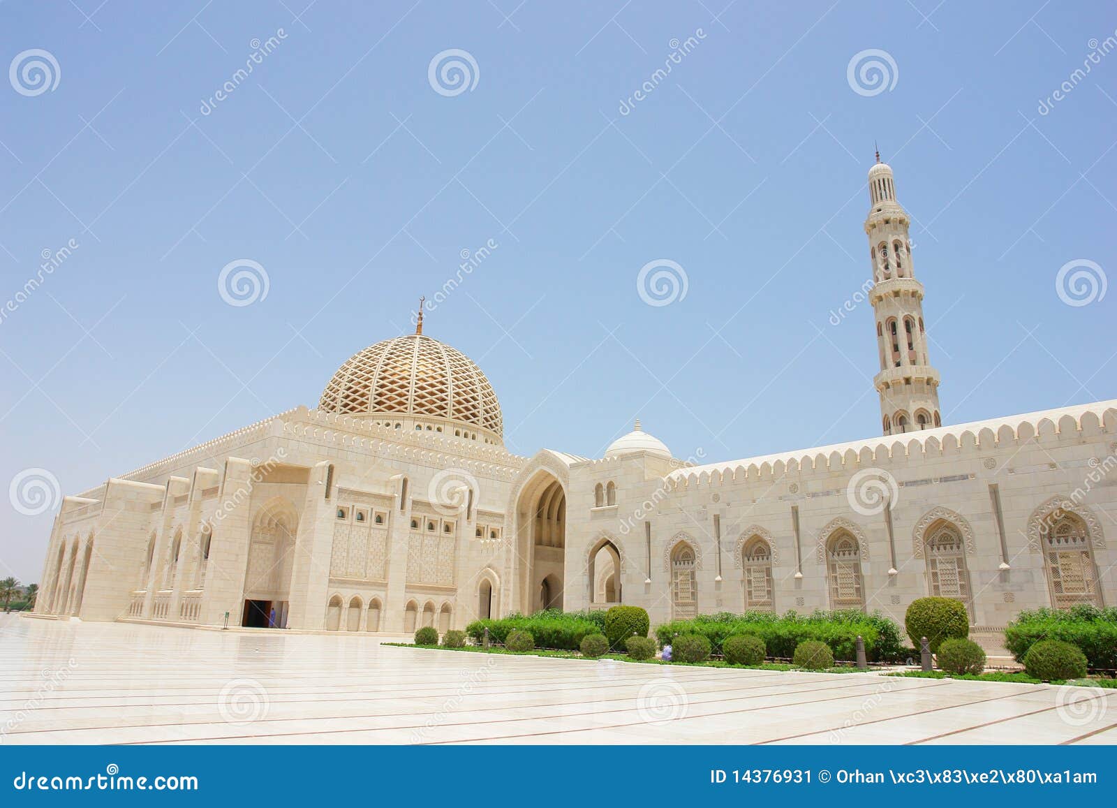 Muscat, Oman - Sultan Qaboos Grand Mosque Stock Image - Image of ...