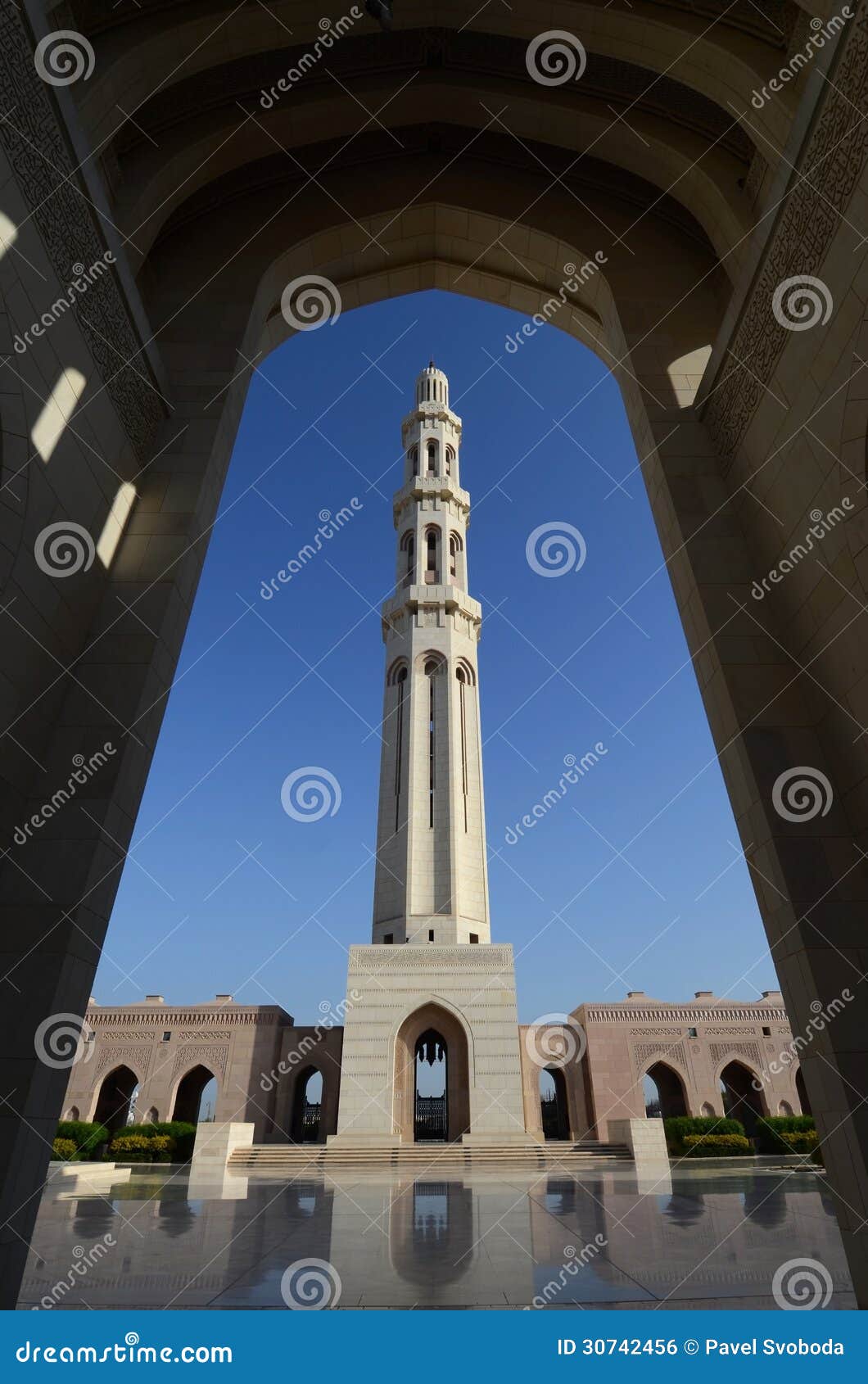 Muscat - Oman, Sultan Qaboos Grand Mosque Stock Photo - Image of ...