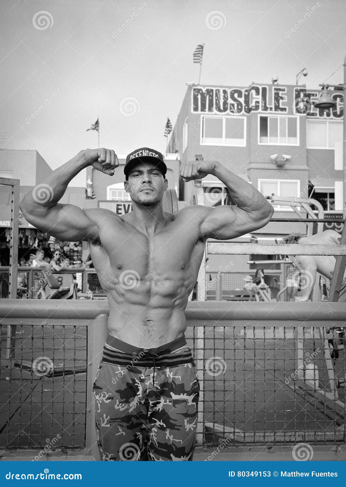 Muscle Beach Bodybuilder Flexing, Black And White Editorial Photo ...