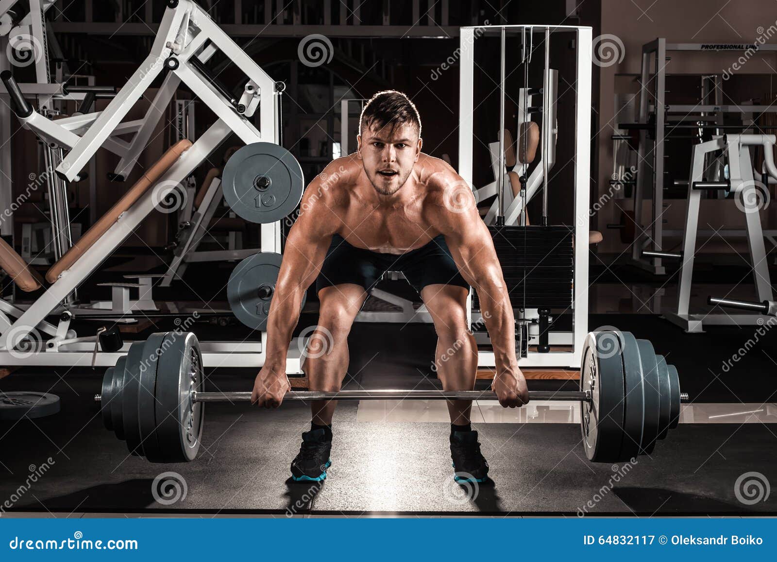 Muscular Man Doing Heavy Deadlift Exercise Stock Image - Image of ...