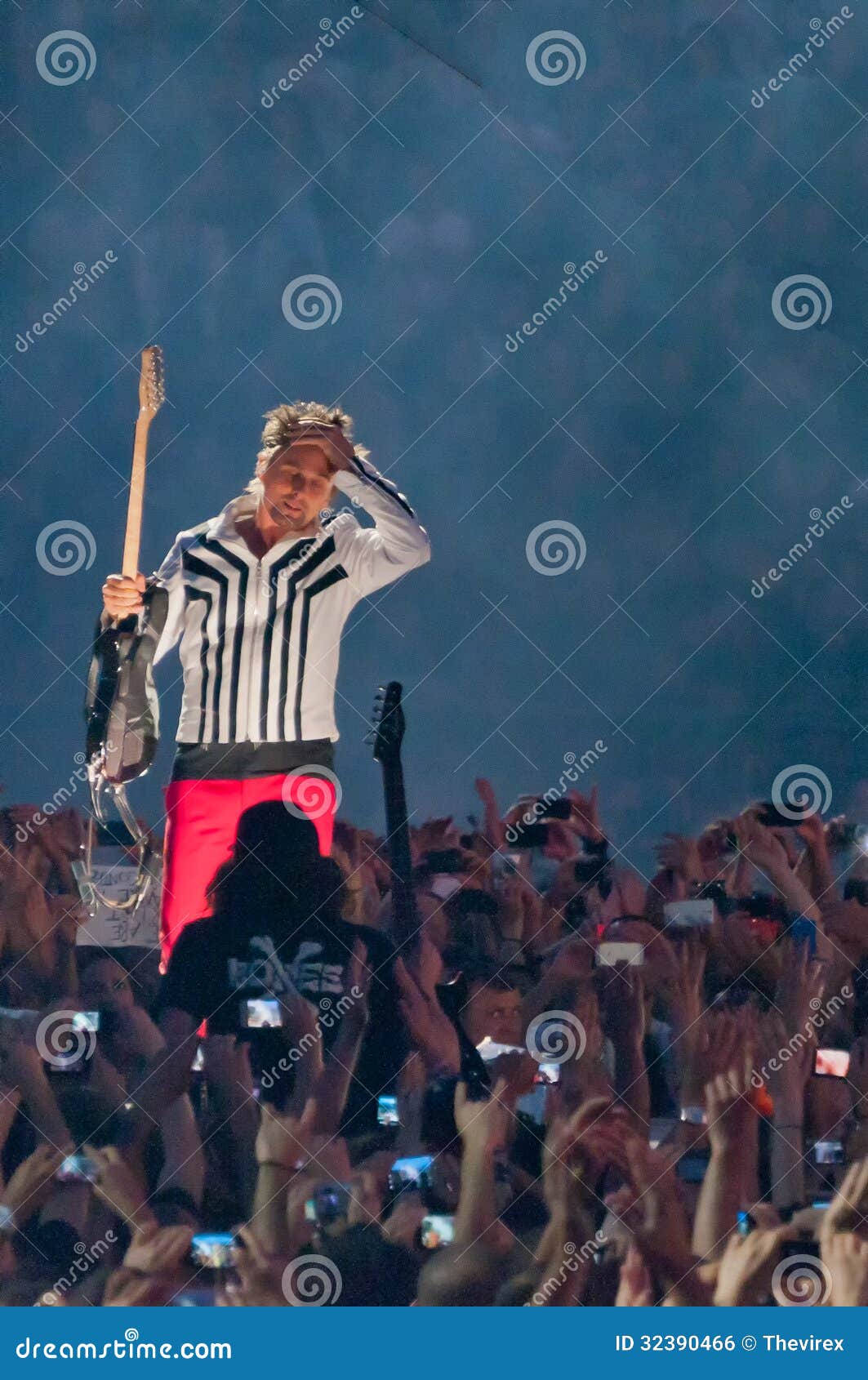 Muse Live! editorial photo. Image of muse, bass, turin - 32390466