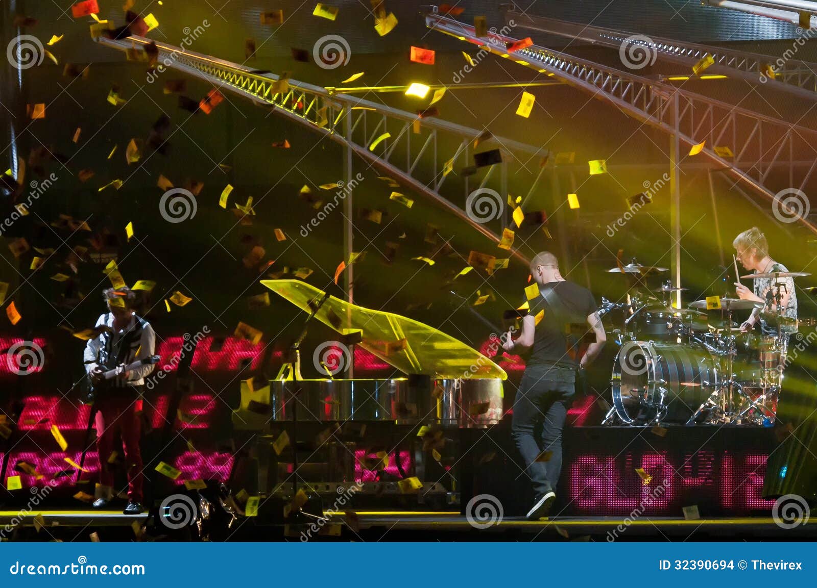 Muse Live! editorial stock image. Image of muse, voice - 32390694