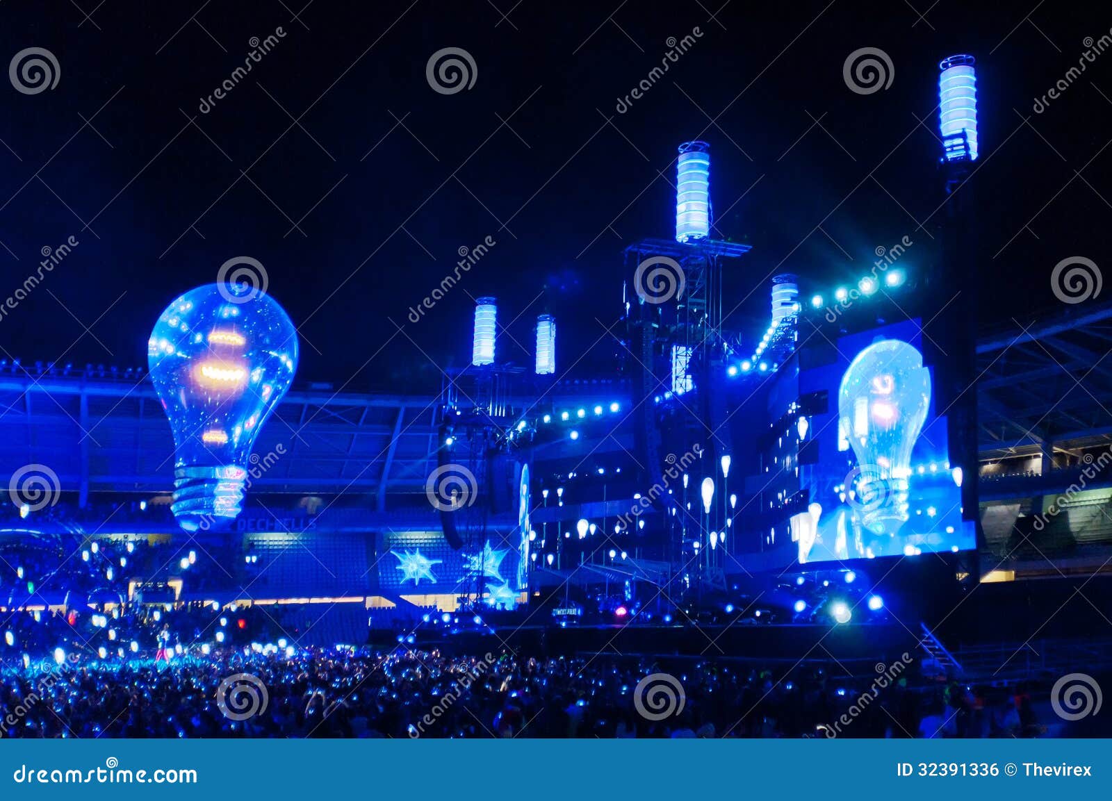 Muse Live! editorial photo. Image of music, guitar, independent - 32391336