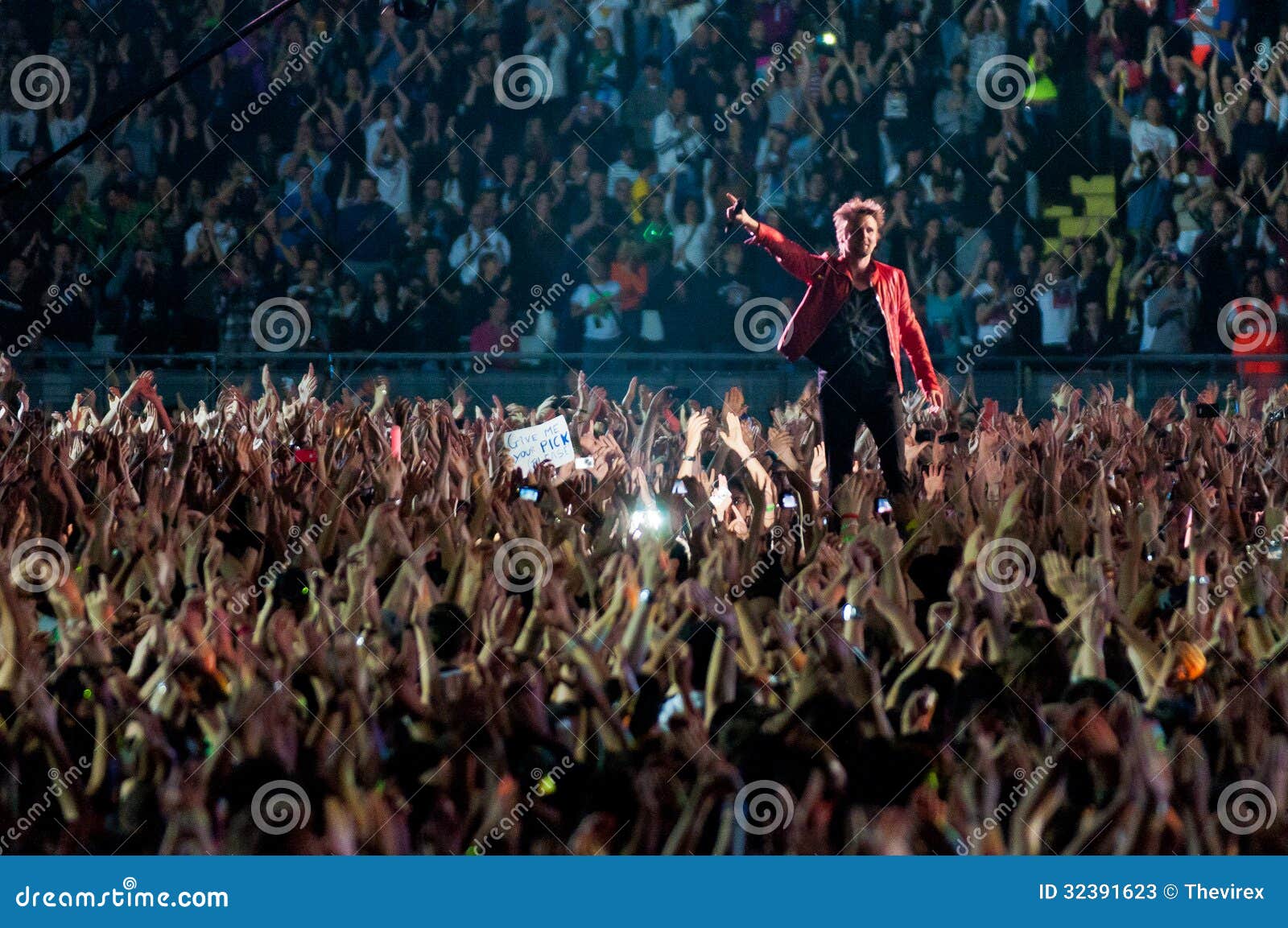 Muse Live! editorial stock photo. Image of voice, entertainment - 32391623