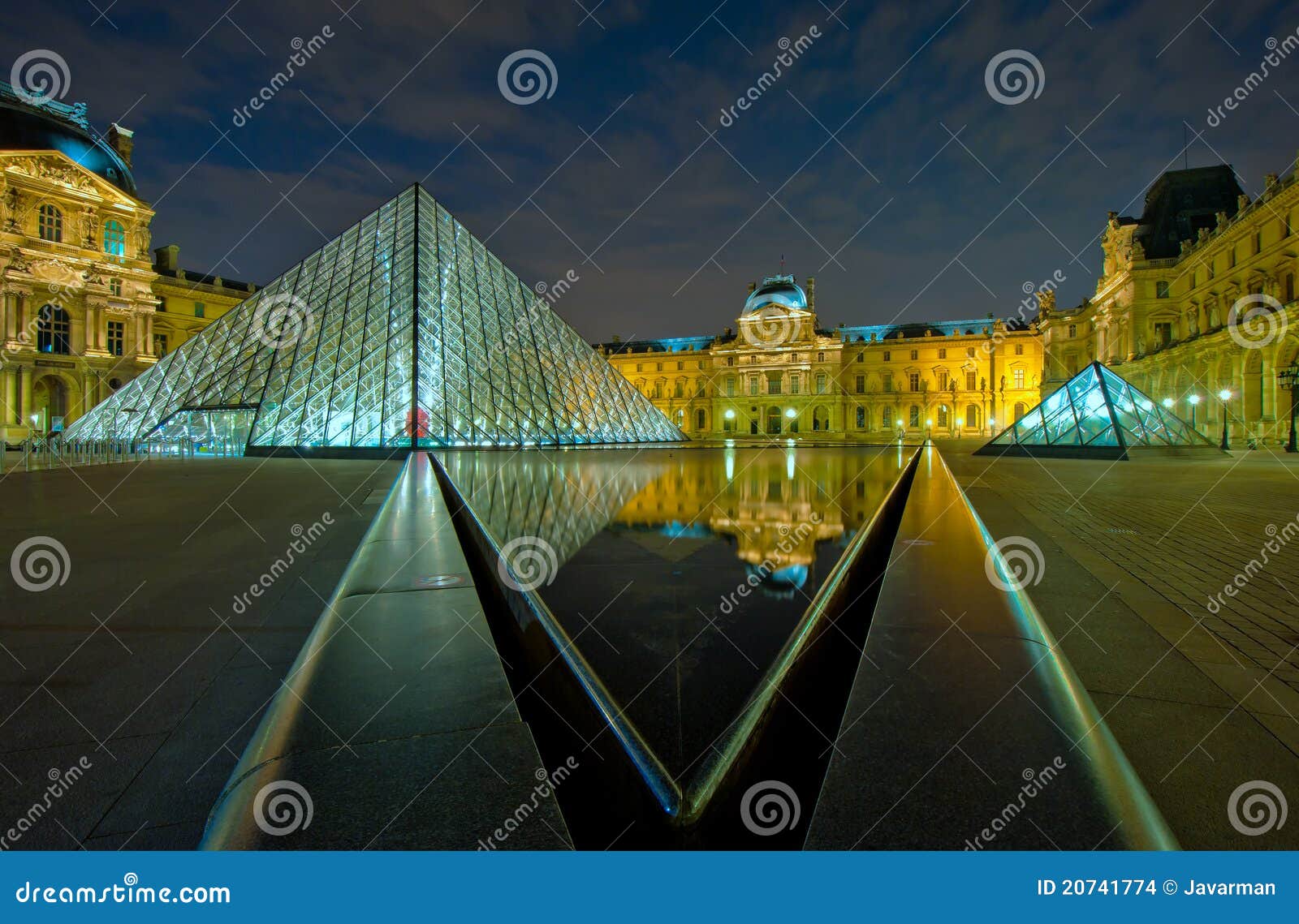 Museo Alla Notte, Parigi, Francia Della Feritoia Immagine Stock ...