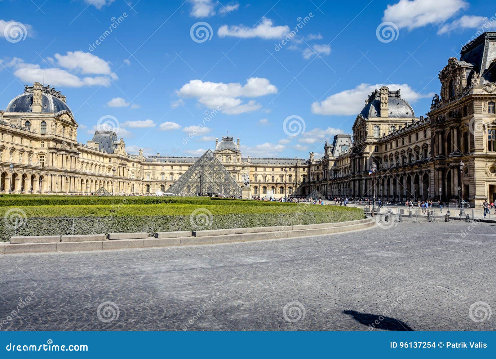 Museo francés del Louvre imagen de archivo editorial. Imagen de ...