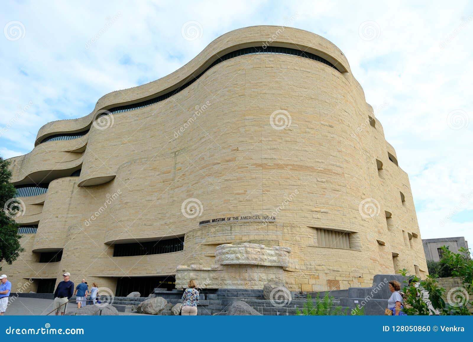 Museo Nacional Del Indio Americano Imagen editorial - Imagen de apache ...