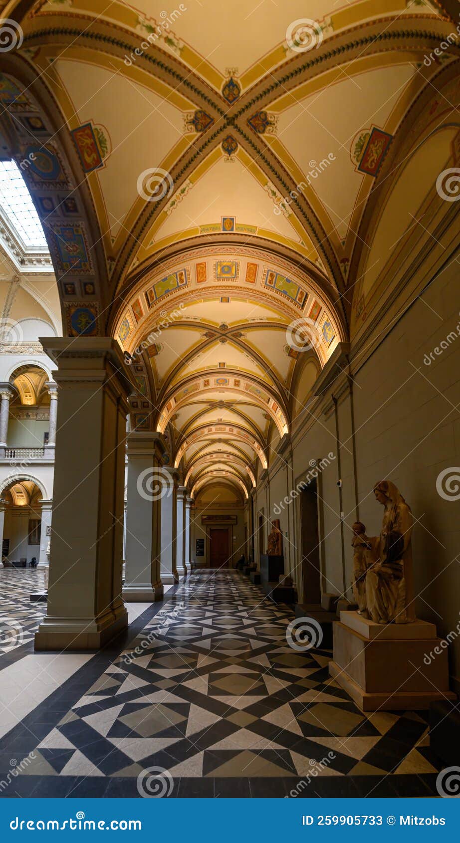 The Museum of Fine Arts in Budapest, Hungary Editorial Stock Photo - Image of hungarian, heroes ...