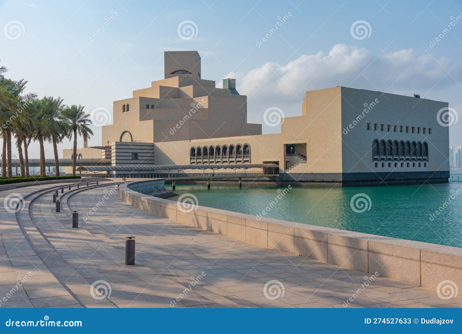 Museum of Islamic Art in Doha, Qatar Editorial Stock Photo - Image of ...