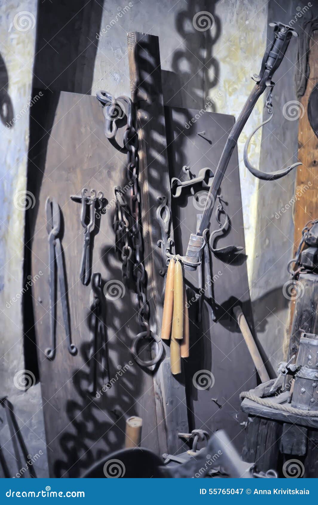Museum Von Mittelalterlichen Folterungsinstrumenten Redaktionelles ...