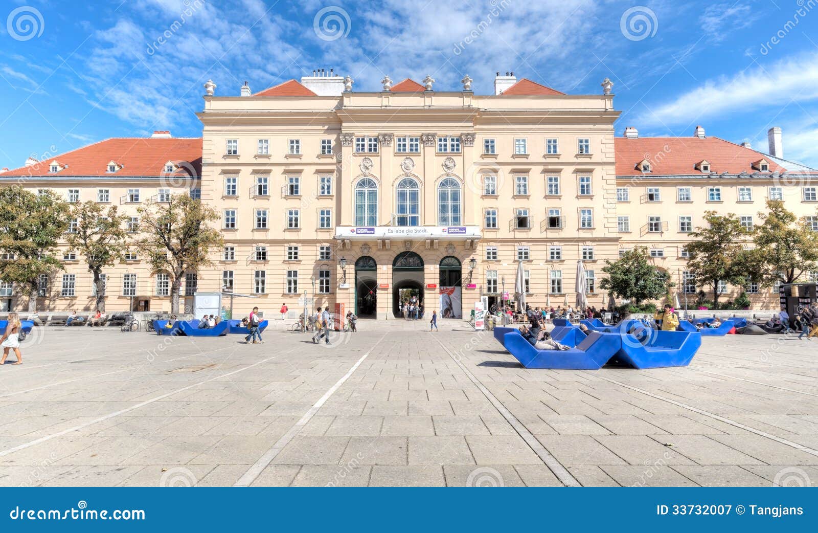 MuseumsQuartier, Museumsplatz, Vienne Photographie éditorial - Image du ...
