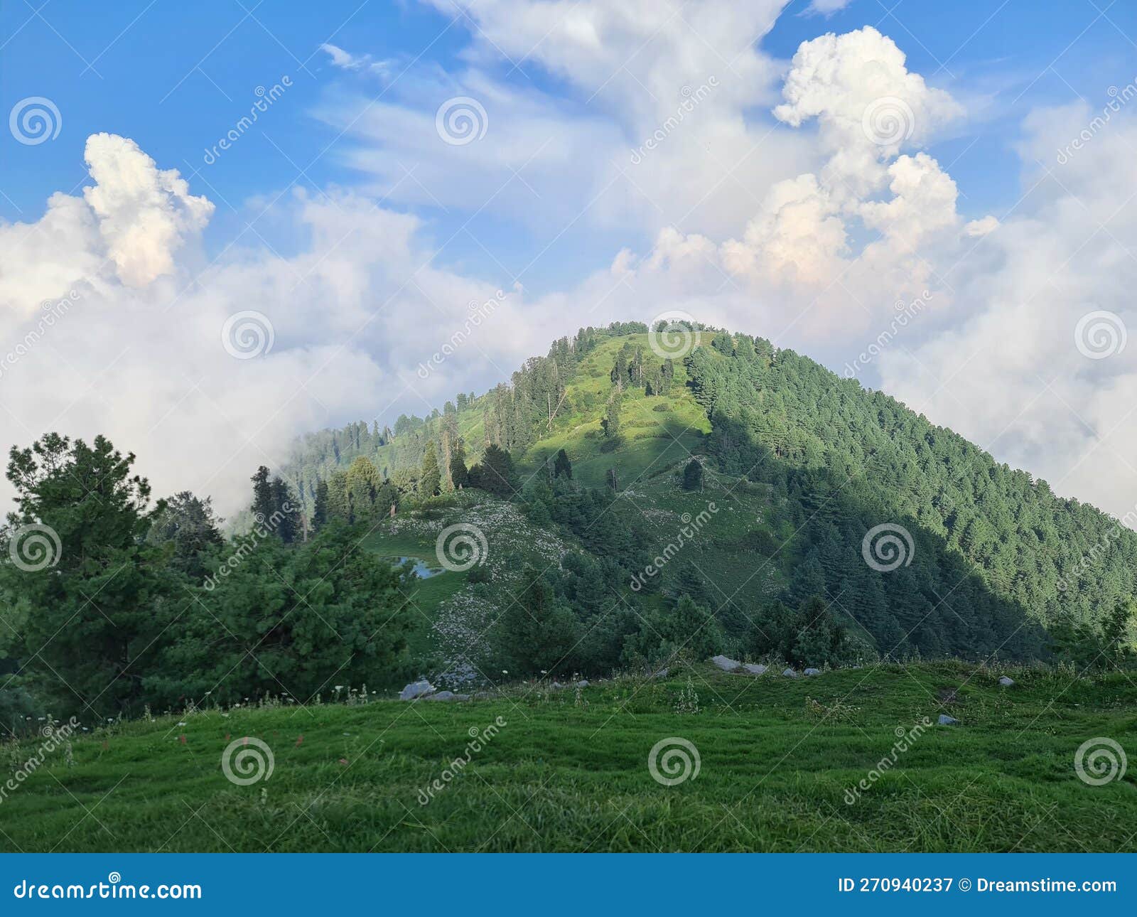 Mountain top clouds stock image. Image of clouds, plateau - 270940237