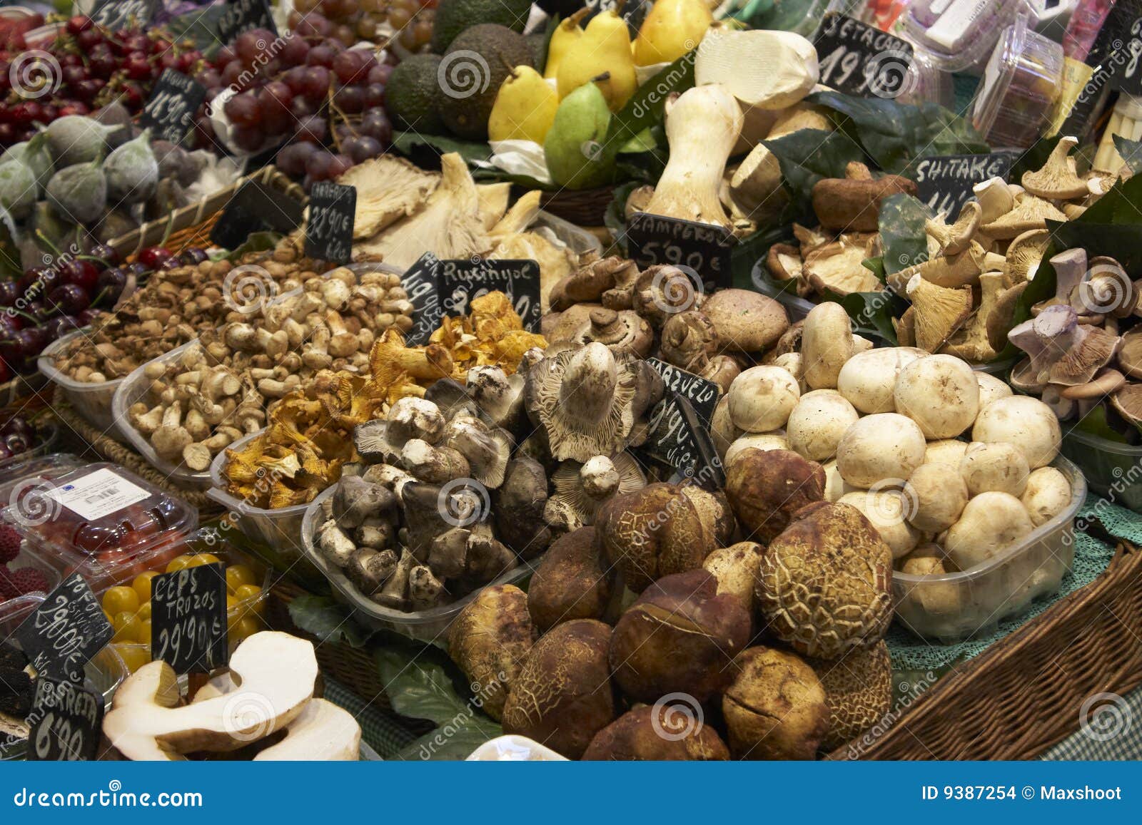 Mushrooms on market stall stock photo. Image of fresh - 9387254