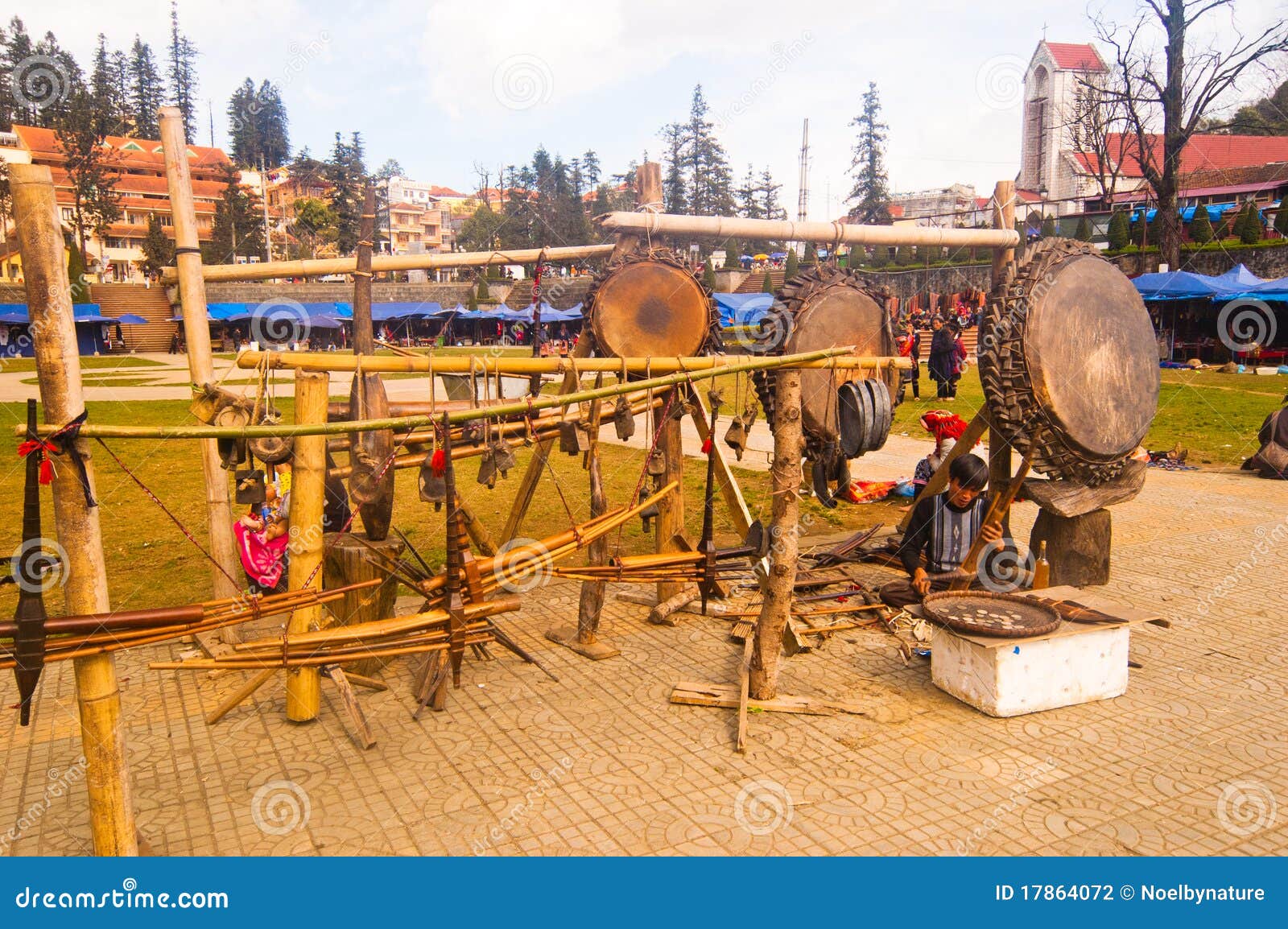 Music salesman editorial photography. Image of vietnam - 17864072