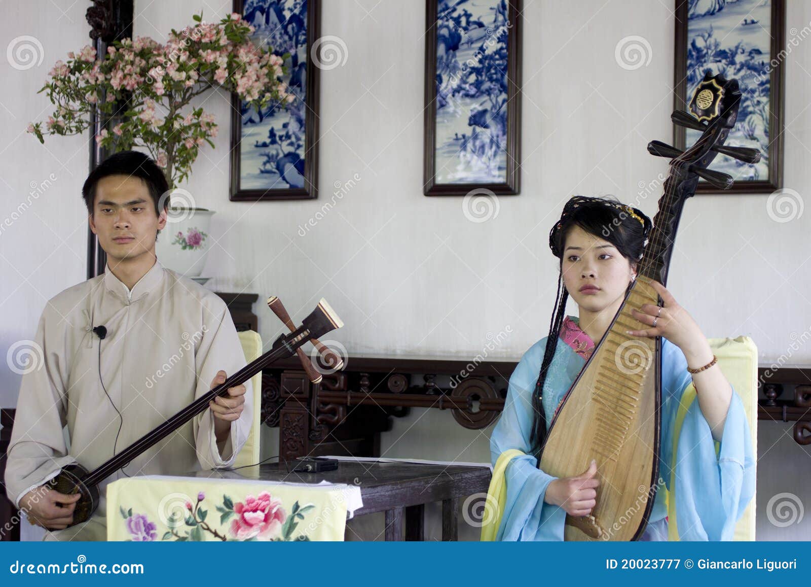 Musicians Playing Pipa in China Editorial Photography - Image of ...