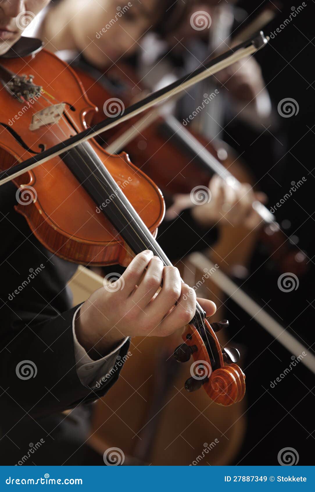 Musique Classique. Violonistes De Concert Image stock - Image du groupe ...