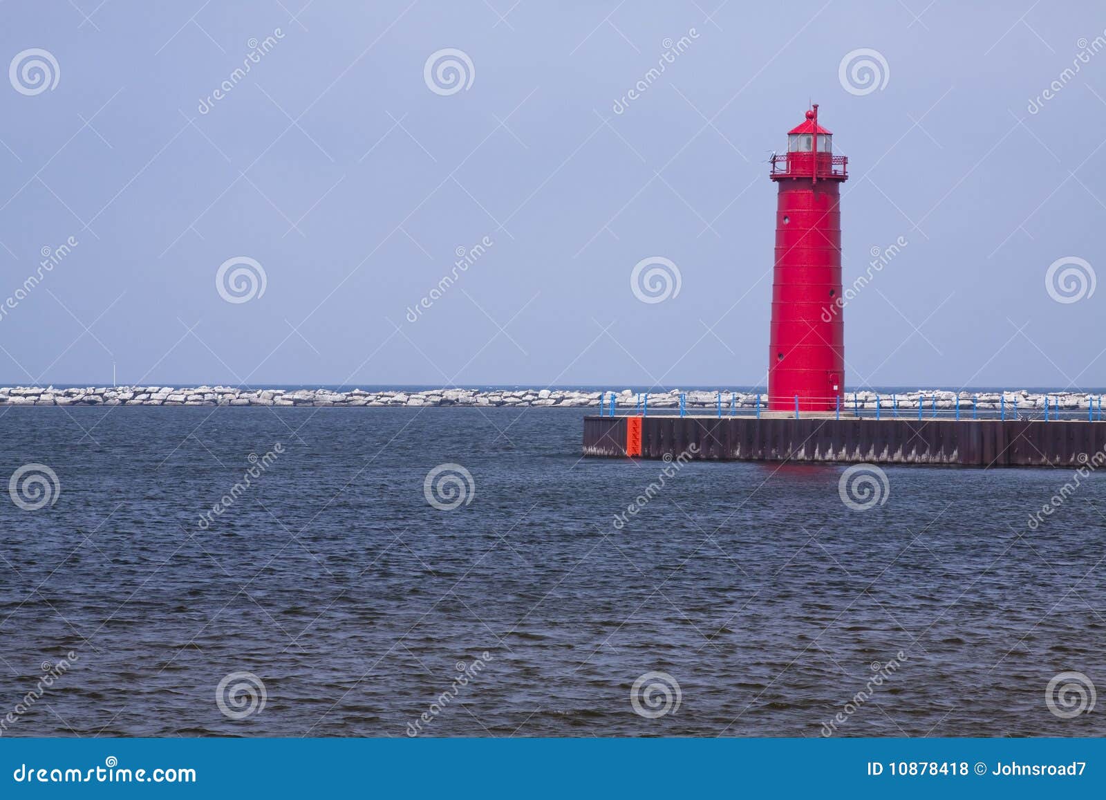Muskegon Pier Lighthouse stock photo. Image of pier, tower - 10878418