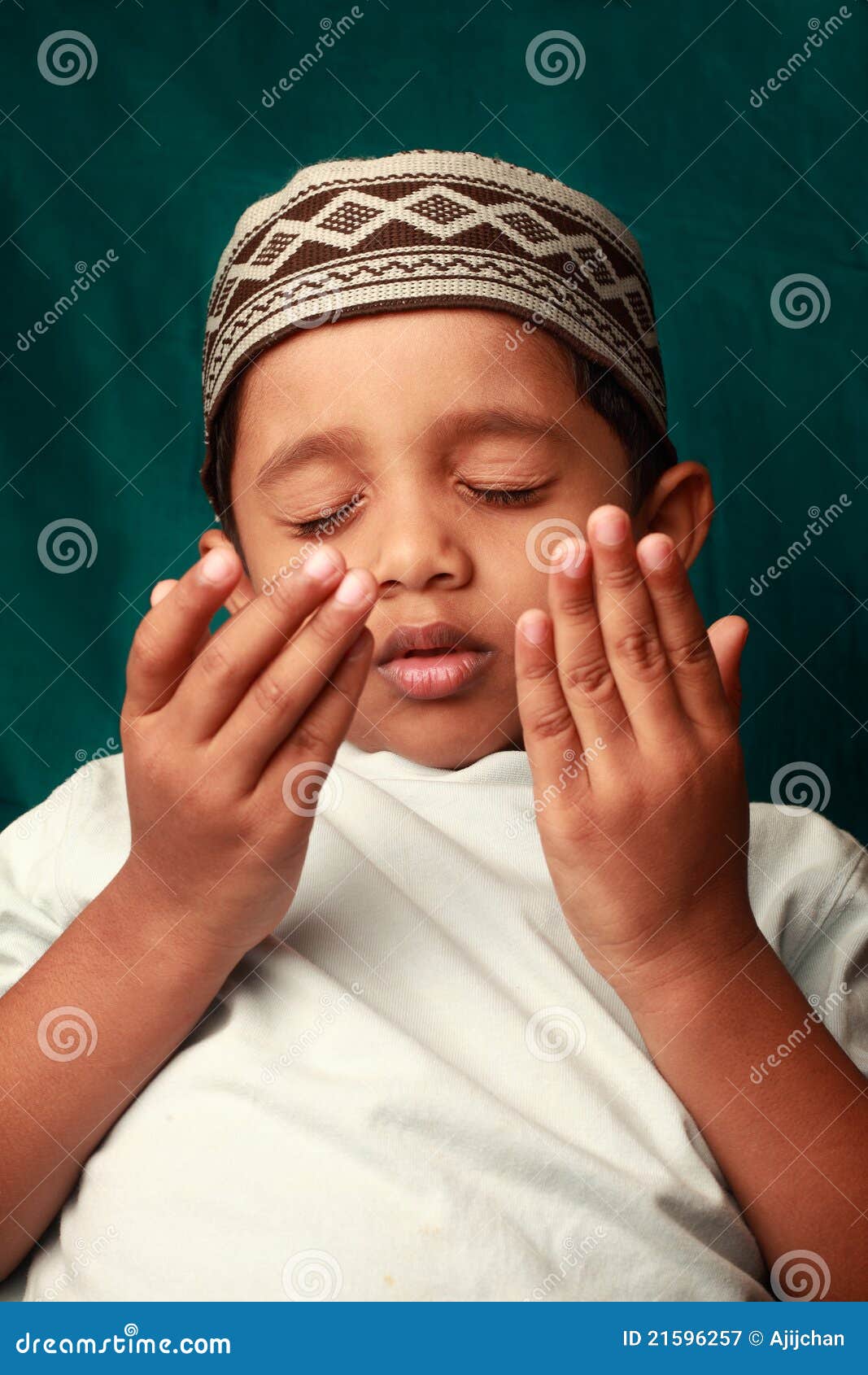 Cute Muslim Boy In Namaz