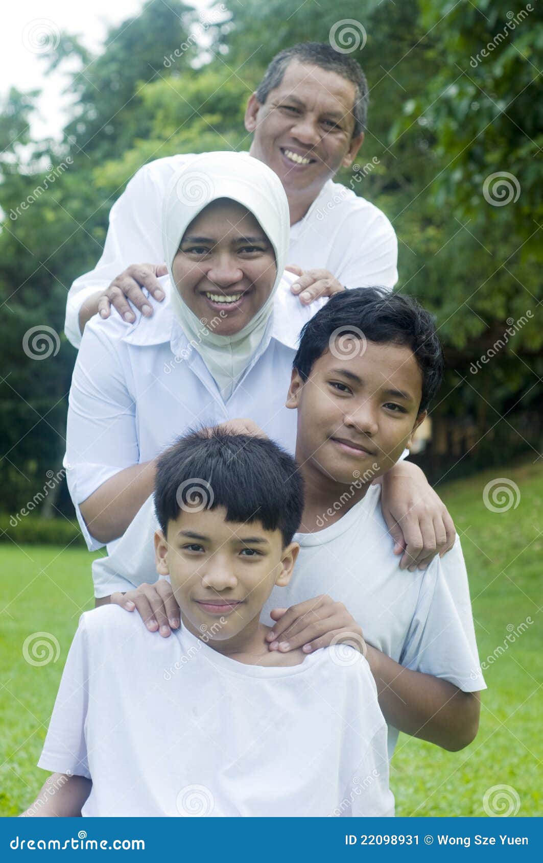 Muslim family stock image. Image of happy, people, malay - 22098931