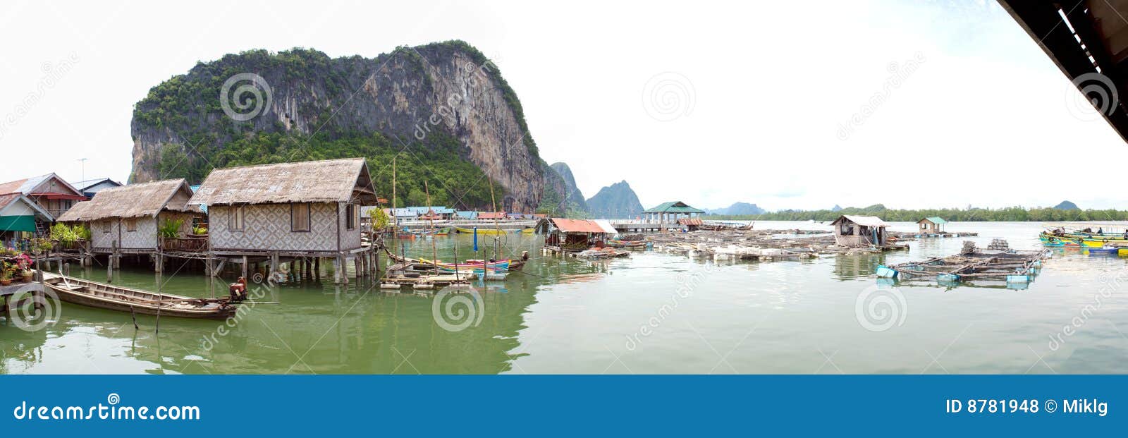 Floating Village, Floating Houses, Fisherman Village At Onembouchure ...