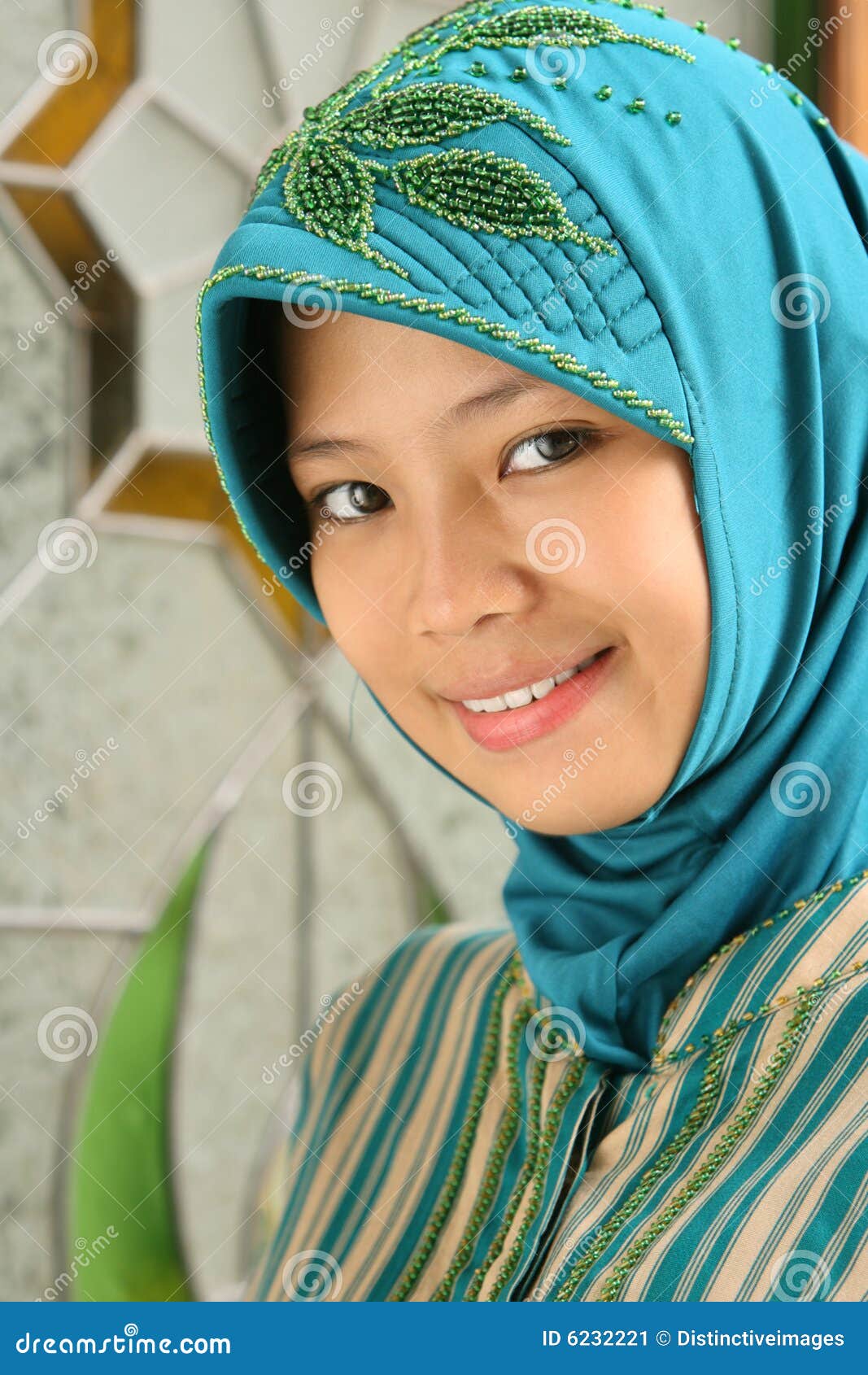 Muslim Girl stock image. Image of outdoor, pretty, islam - 6232221