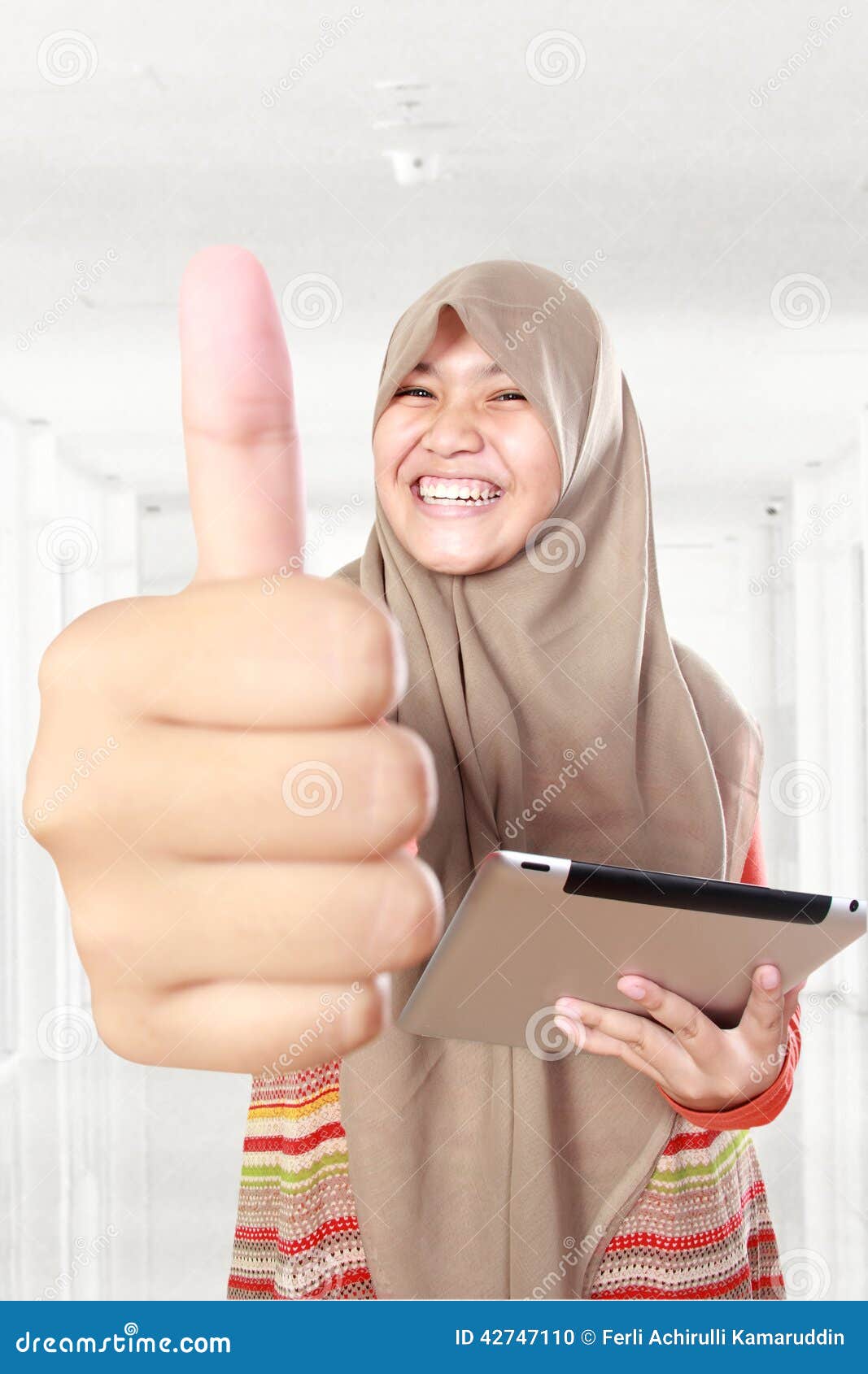 Muslim Girl Using Tablet Computer Stock Photo - Image of muslim ...