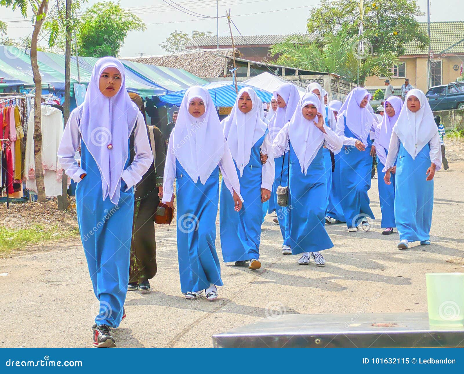 Muslim girls. editorial image. Image of women, walking - 101632115
