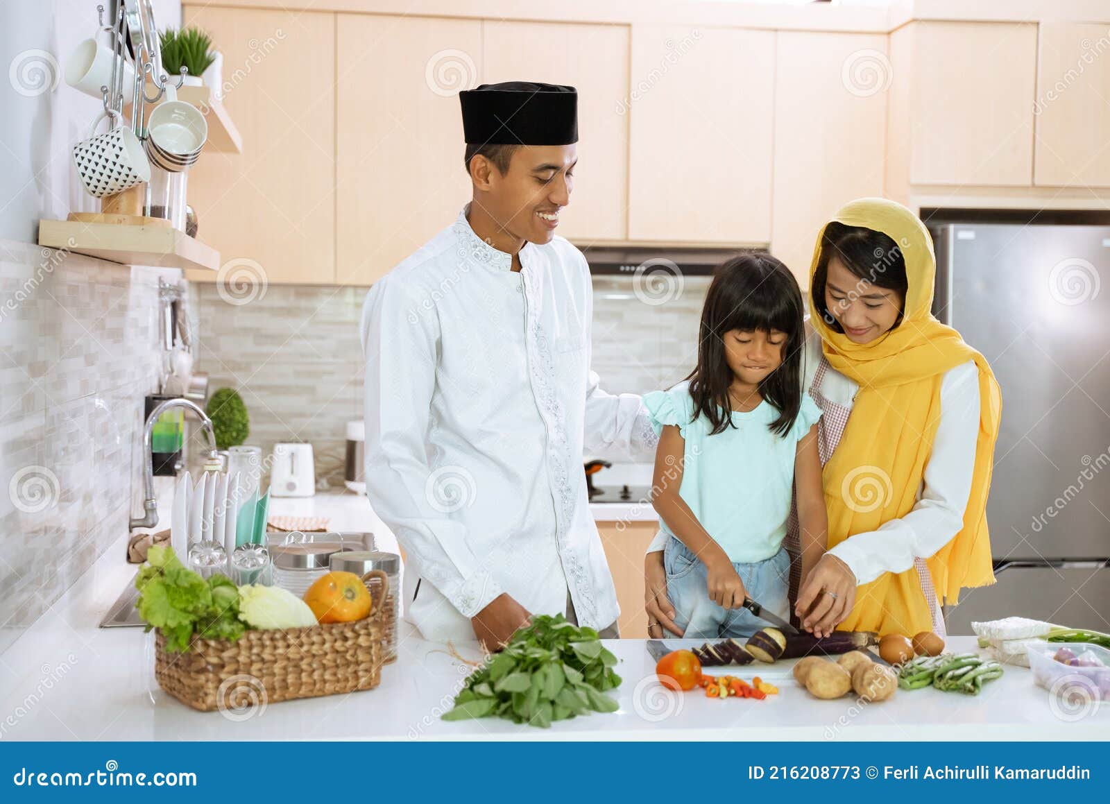 Muslim Parent And Kids Enjoy Cooking Iftar Dinner Together During ...