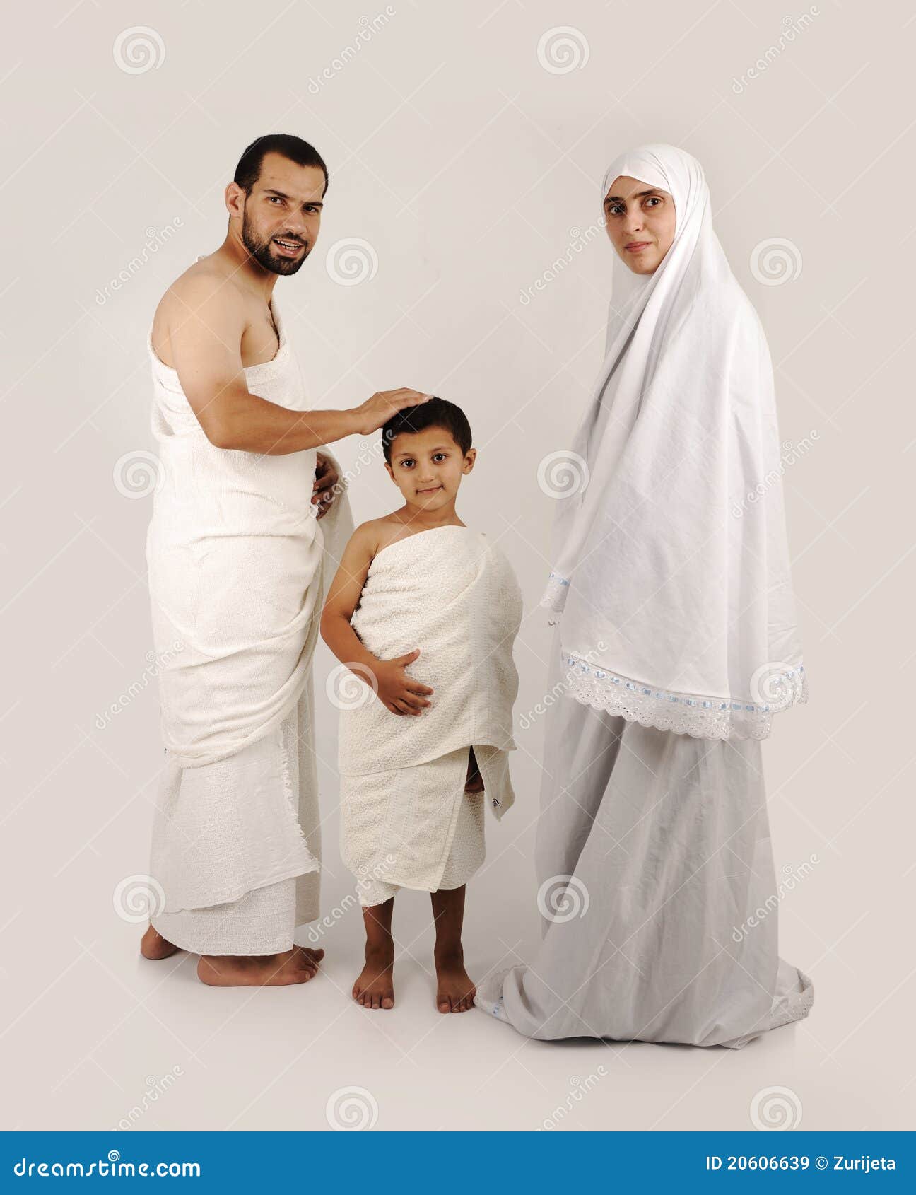 Muslim Pilgrims in White Traditional Clothes Stock Image - Image of ...