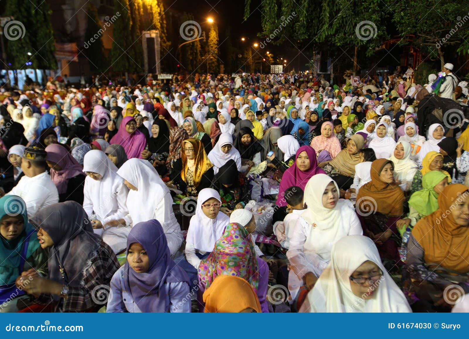 Muslim prayers editorial image. Image of muslim, women - 61674030
