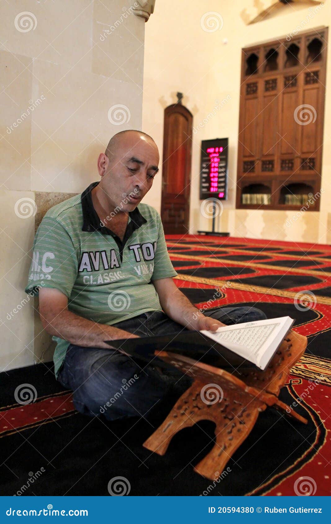 Muslim Reading the Coran Book Editorial Image - Image of religion ...
