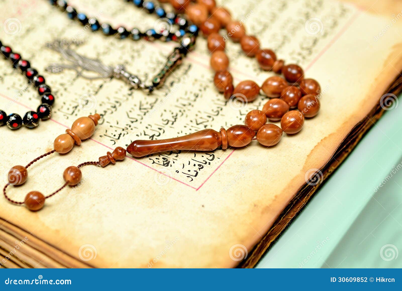 Muslim Rosary Beads on the Holy Quran Stock Photo - Image of arabic ...