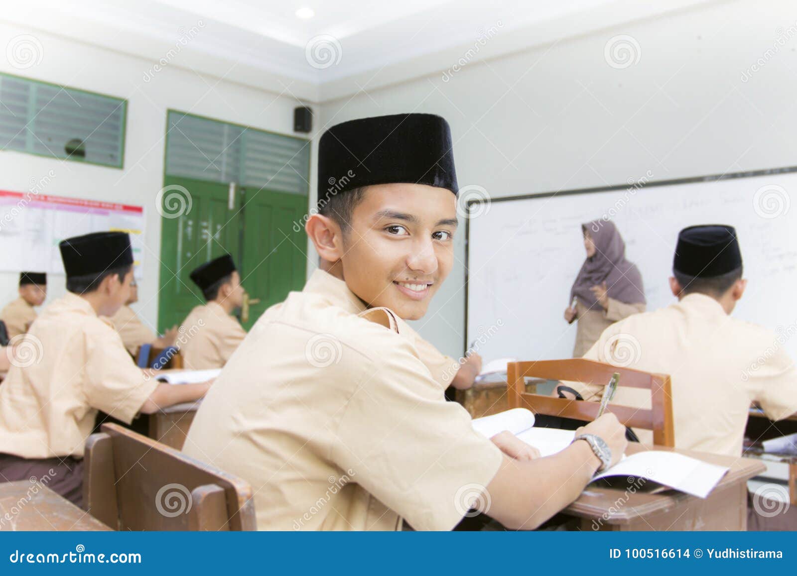 Muslim students editorial stock image. Image of people - 100516614