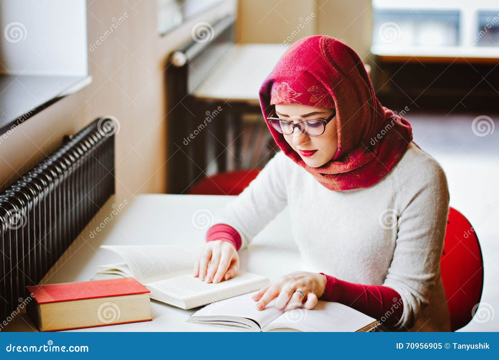 Muslim Woman at the Library Stock Image - Image of copy, ethnic: 70956905