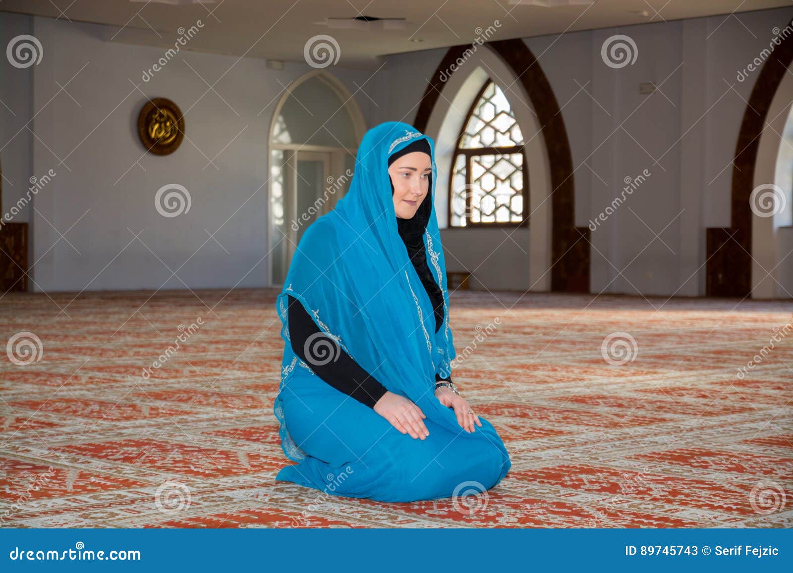 Muslim woman pray stock image. Image of culture, belief - 89745743